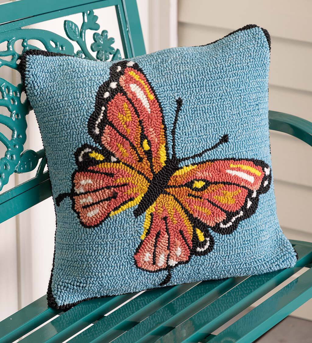 Plow & Hearth Indoor/Outdoor Blue Butterfly Hand Hooked Polypropylene ...
