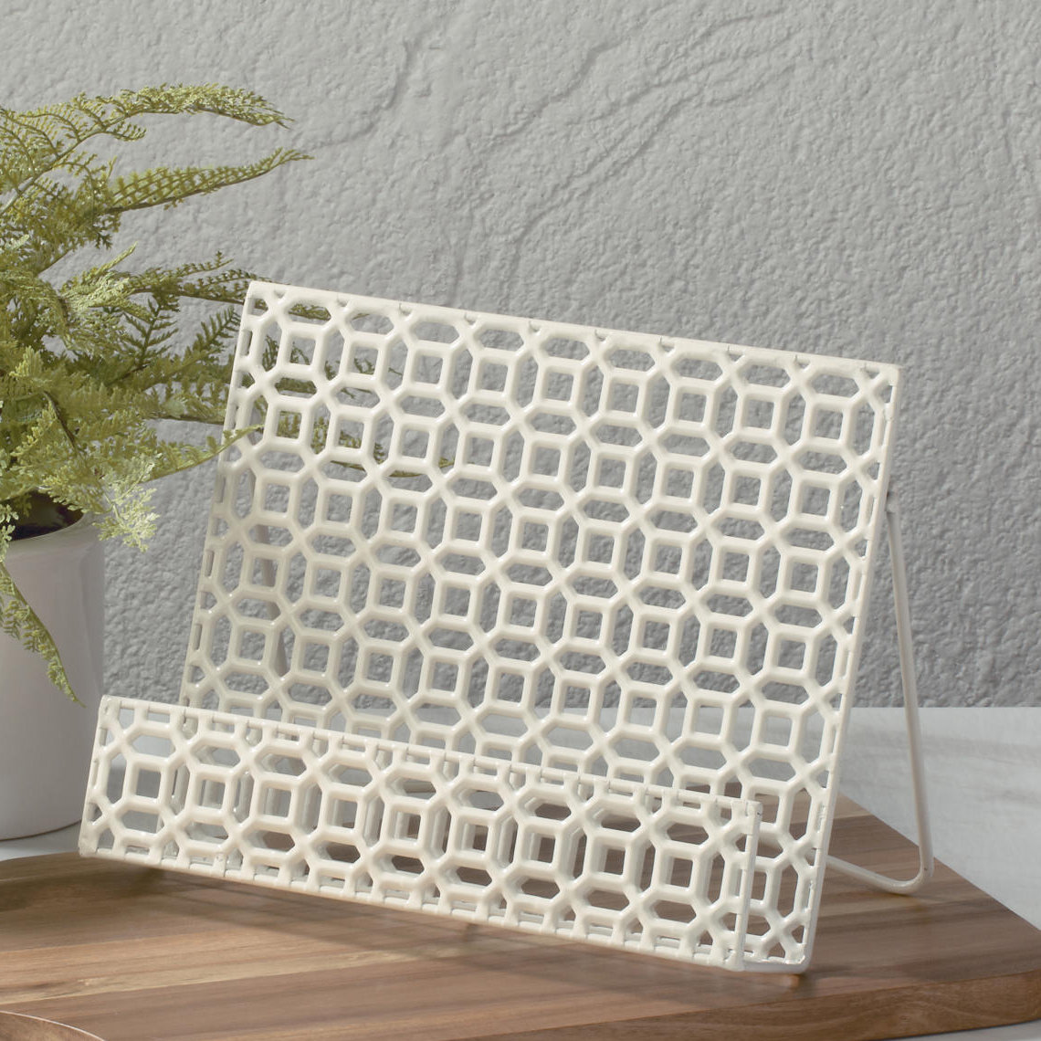 George Oliver Hanzlah 7.88'' H Metal Book Stand & Reviews - Wayfair Canada