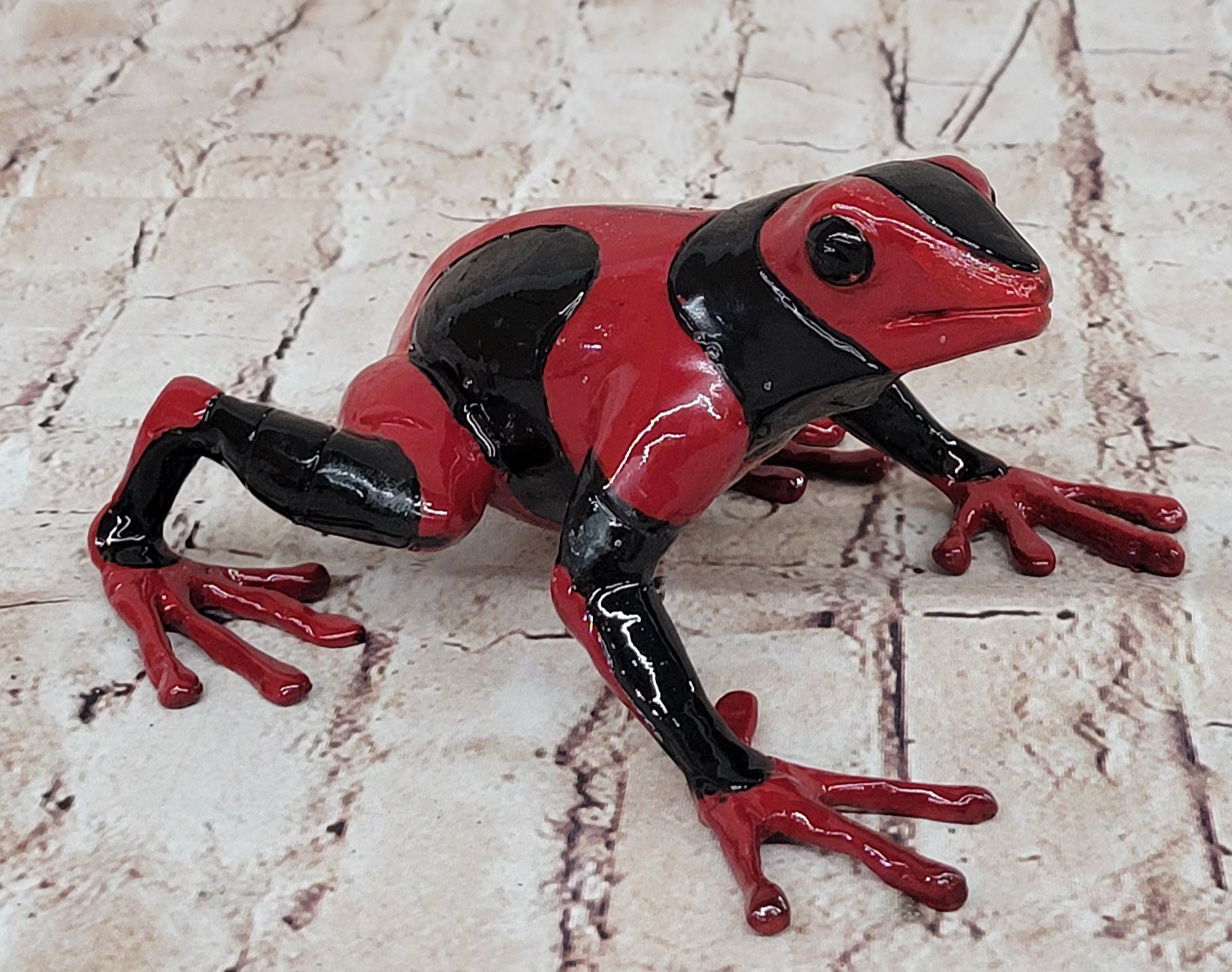 Red Barrel Studio® Red & Black Poison Dart Tree Frog Sculpture Figurine ...