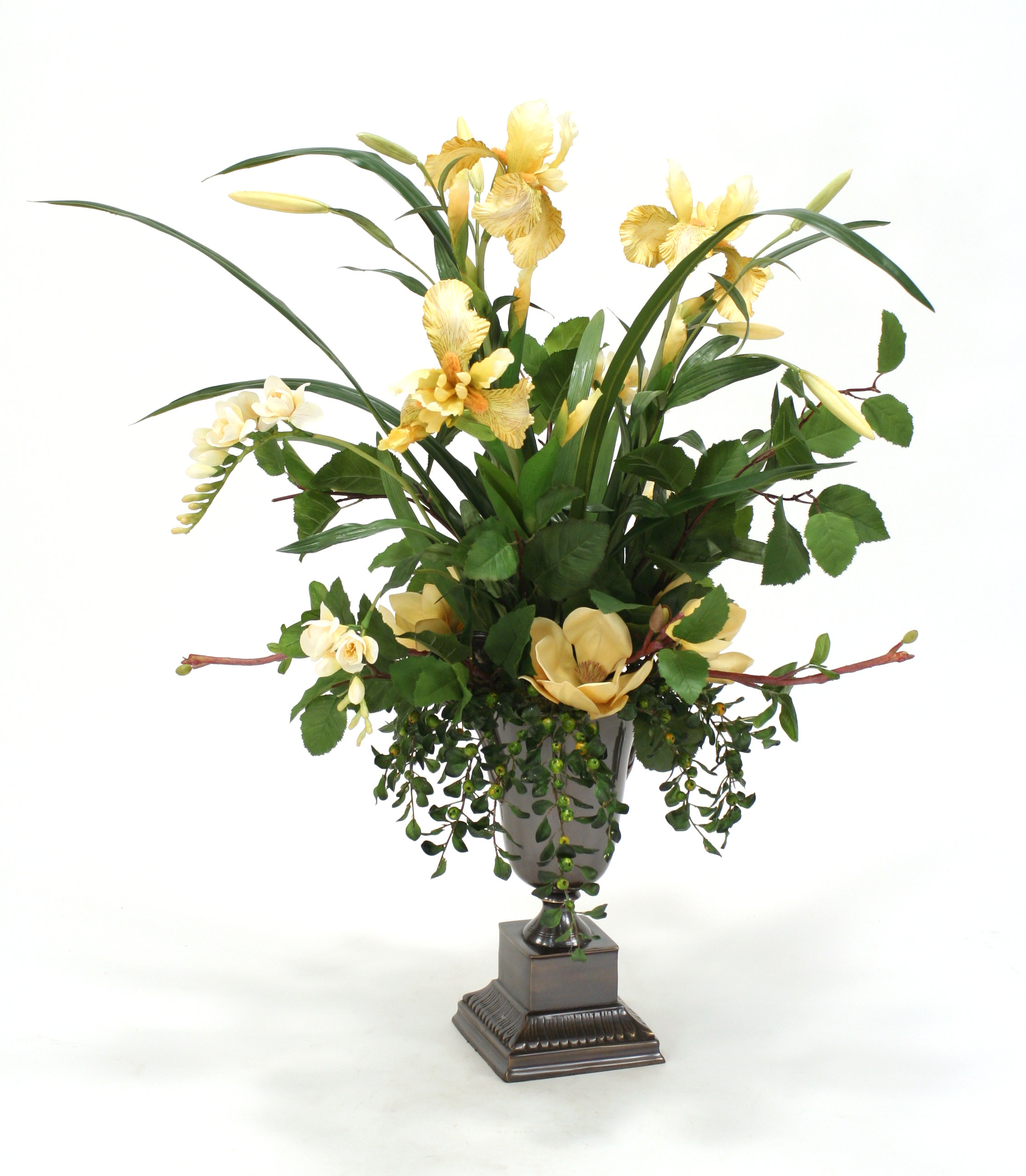 Distinctive Designs Traditional Cream And Yellow Garden Mix In Metal ...