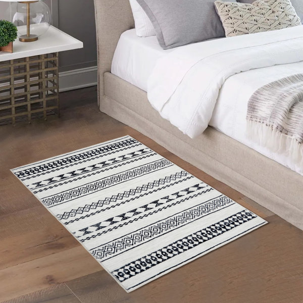 Union Rustic Karey Machine Made Performance Black And White Machine ...