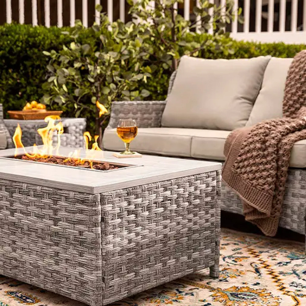 Plow & Hearth Hydrangeas Hand-Hooked Blue Area Rug & Reviews | Perigold