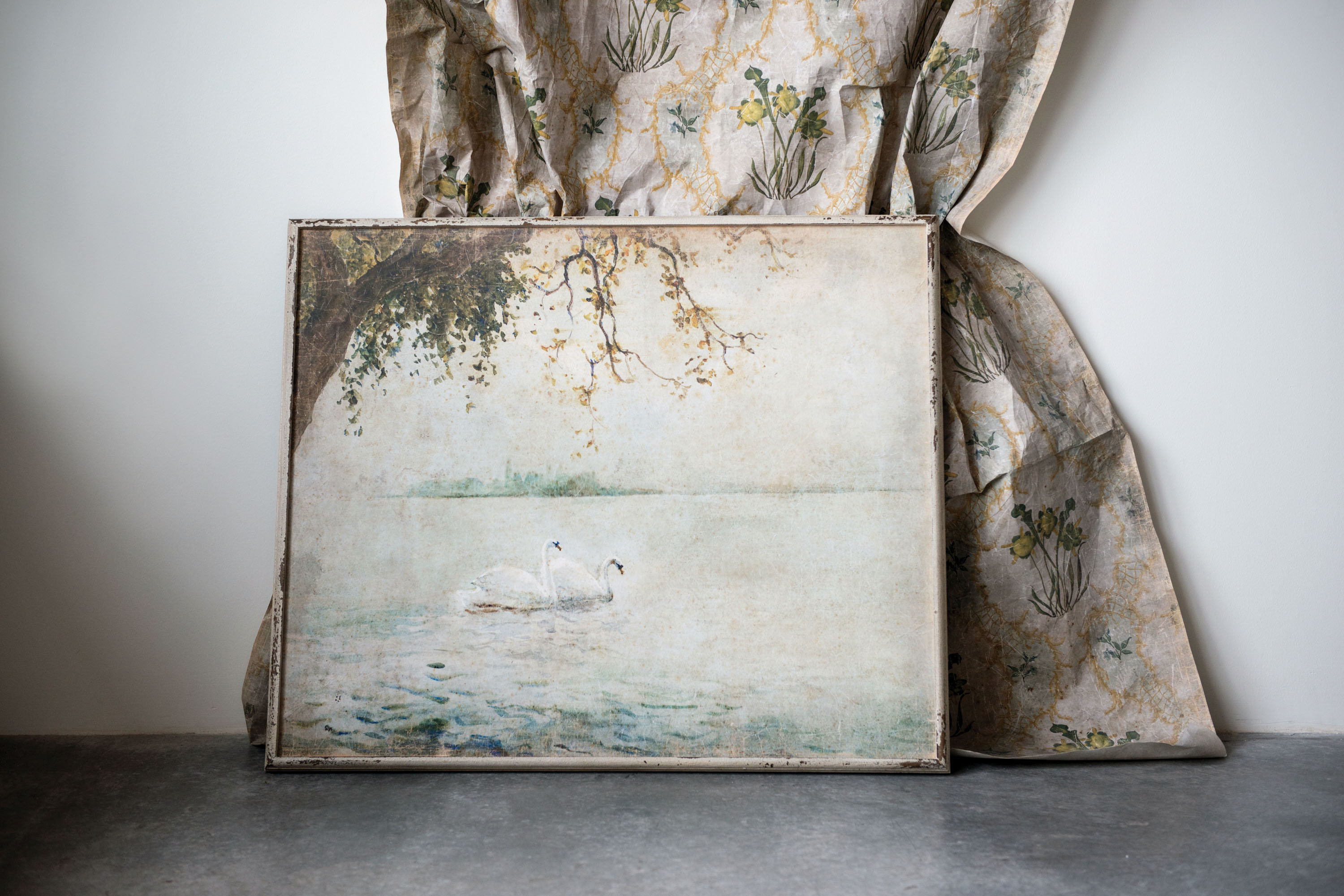 Charlton Home® Swans on a Lake Distressed Wood Wall Art with Distressed ...