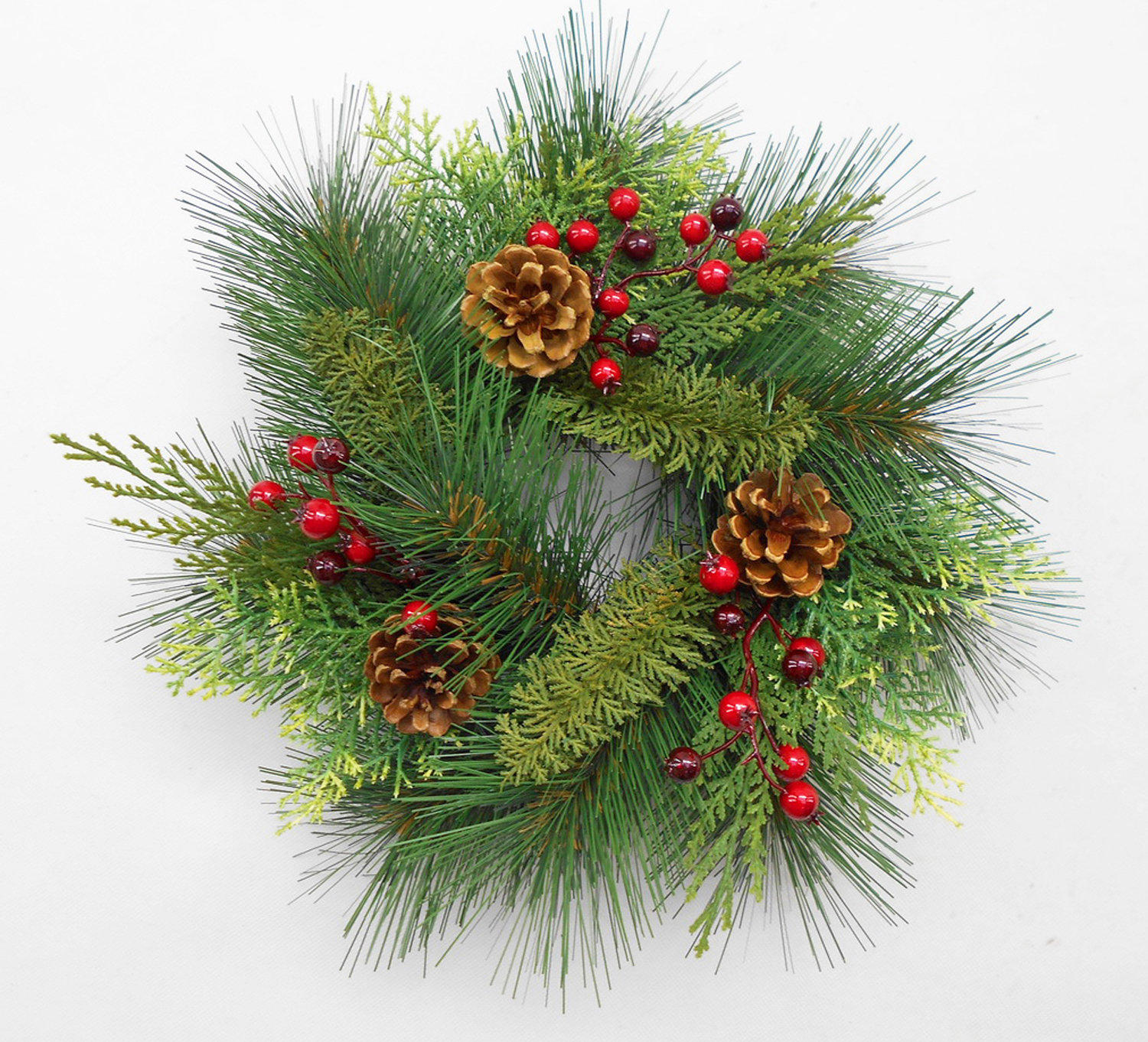 The Holiday Aisle® Couronne de Noël pomme de pin rouge cèdre pomme de pin et Commentaires ...