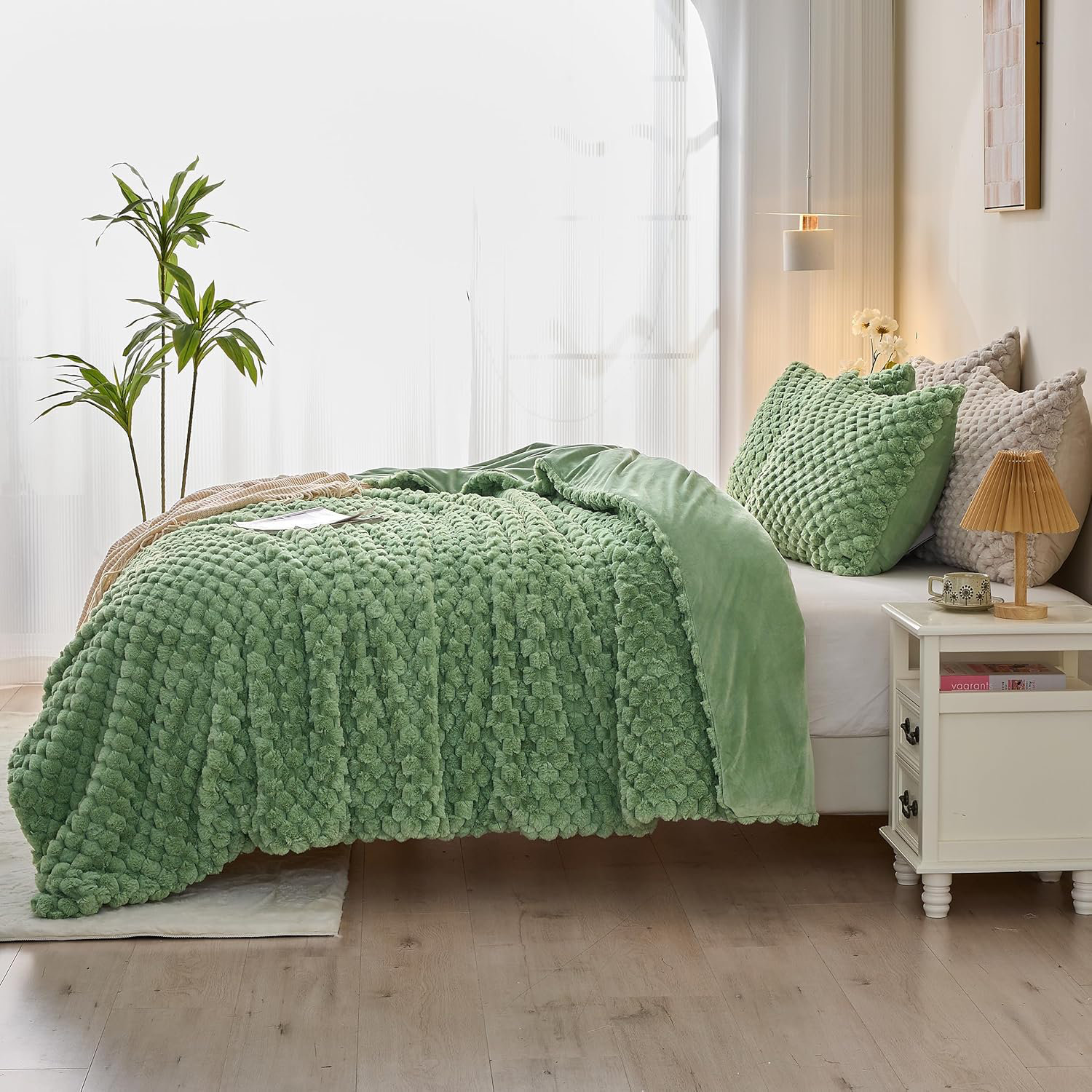 Simple&Opulence Fluffy Faux Fur Comforter Set, Plush Fuzzy Minky ...