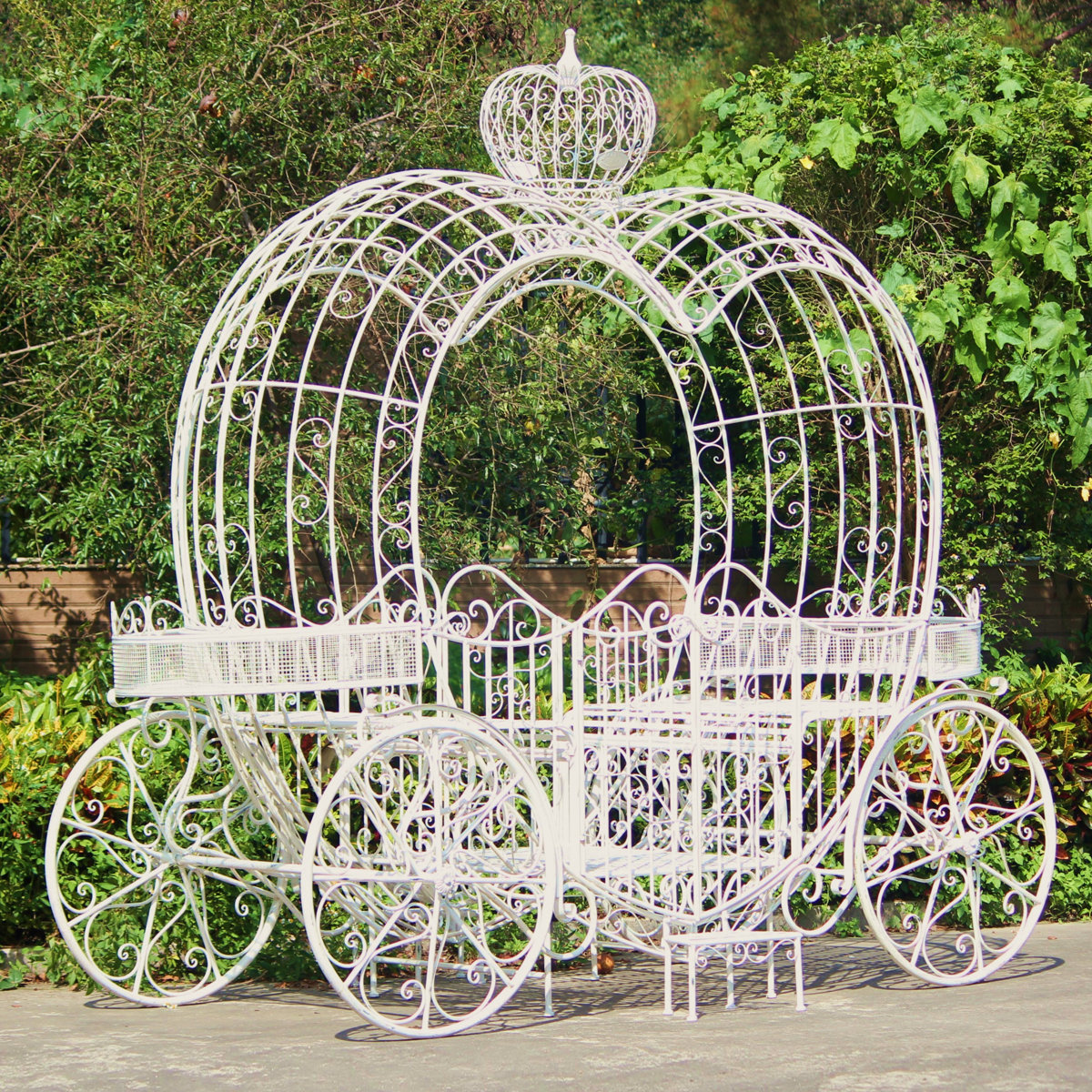 Zaer Ltd International 10 ft. Tall XL Heart-Shaped Iron Carriage with ...