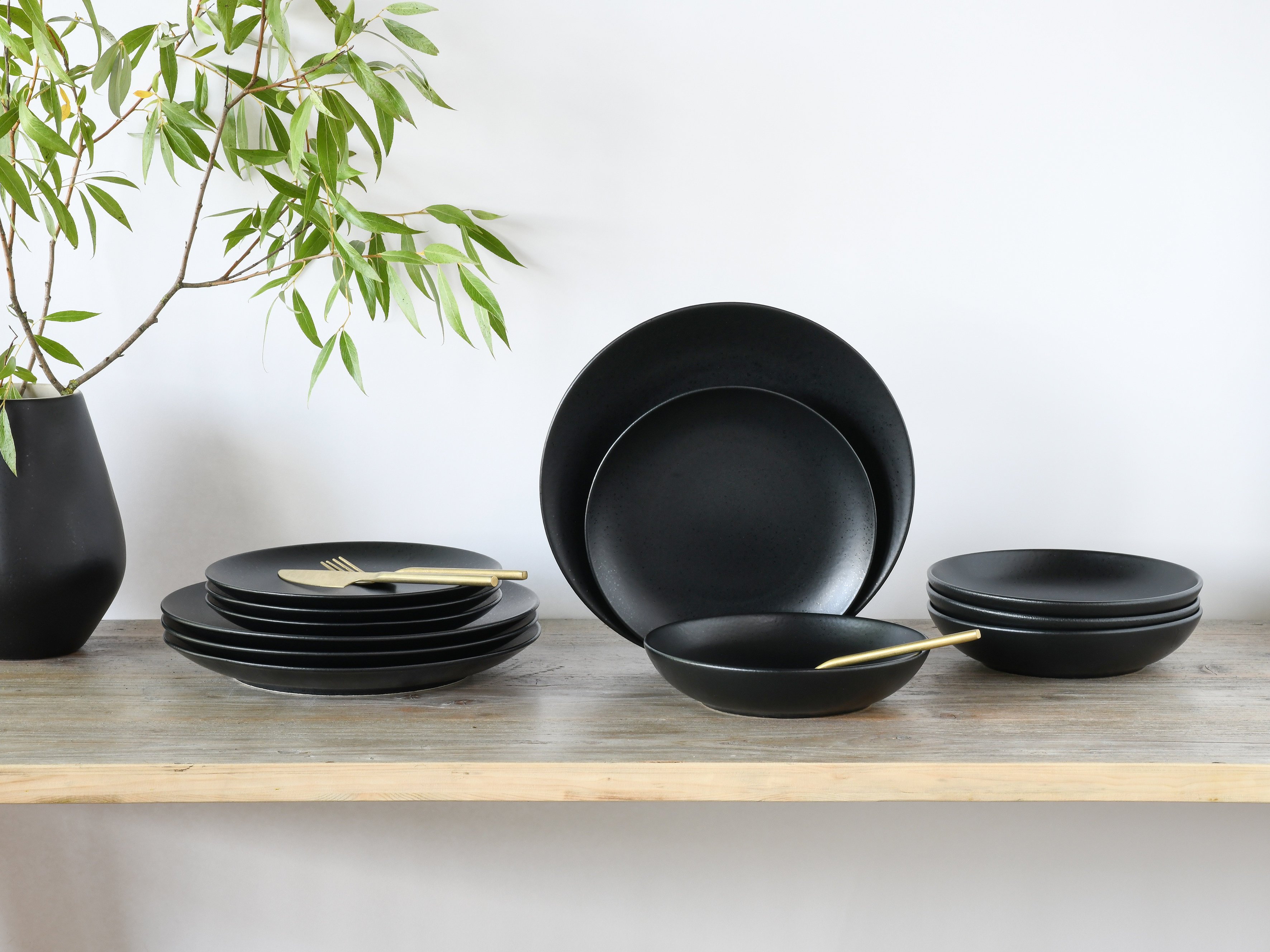 Creatable Magic Black Coupe 12 Piece Dinnerware Set, Service for 4 ...