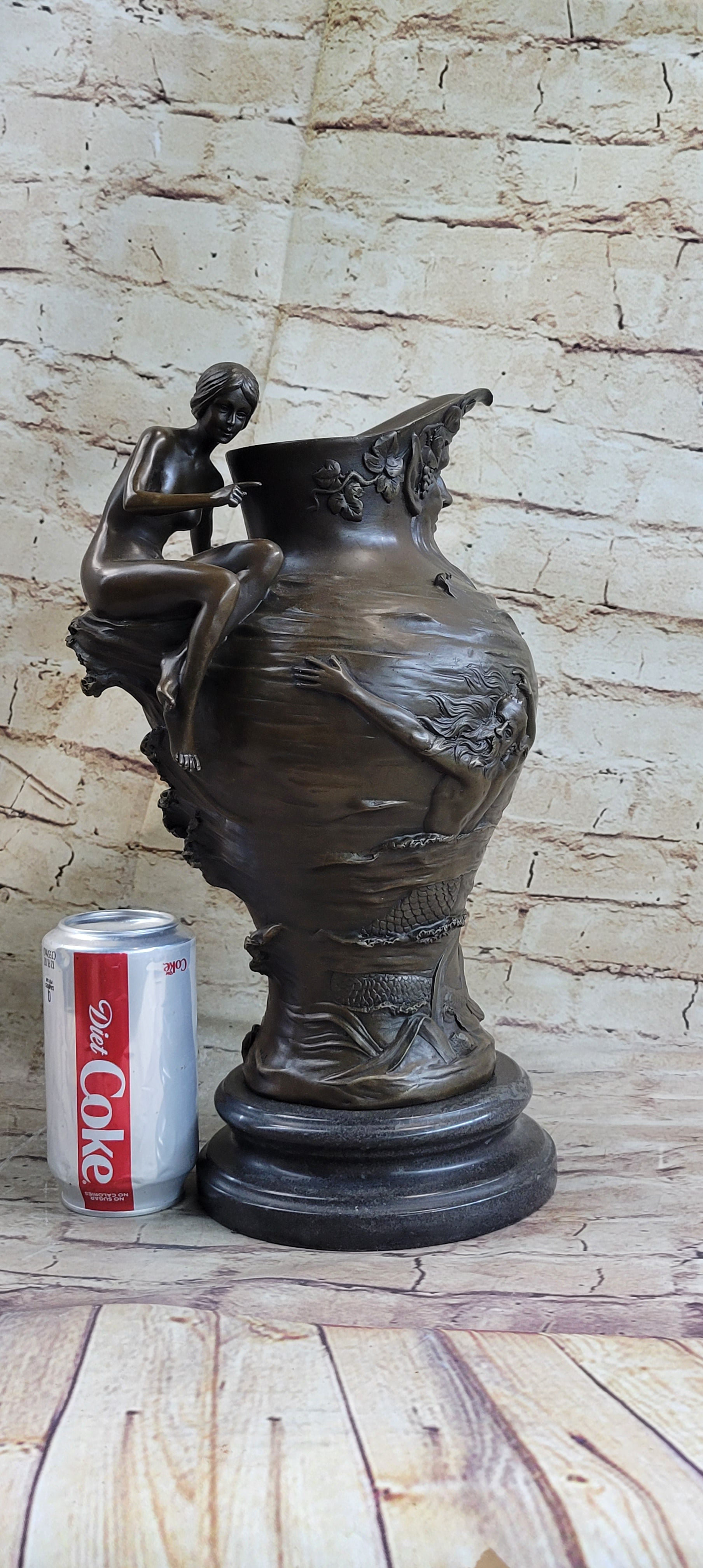 Bungalow Rose Zakhele Bronze Royal Lion Griffin King Urn Statue Vase ...