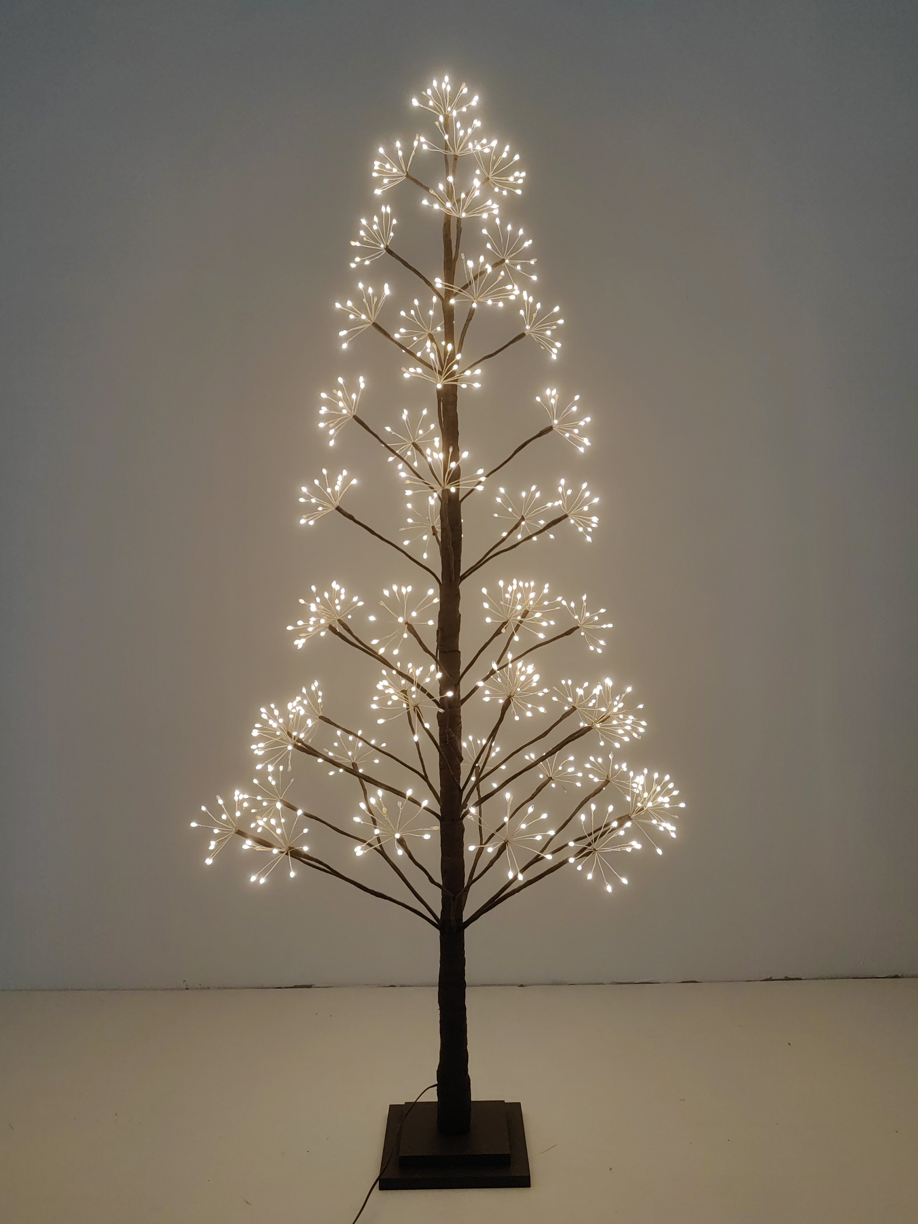 Hi-Line Gift Ltd. 5ft Brown LED Cluster Tree with 720 Warm White LEDs ...