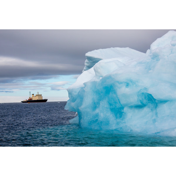 Küstenhaus Eisberg von SeppFriedhuber - Kunstdrucke auf Leinwand ...