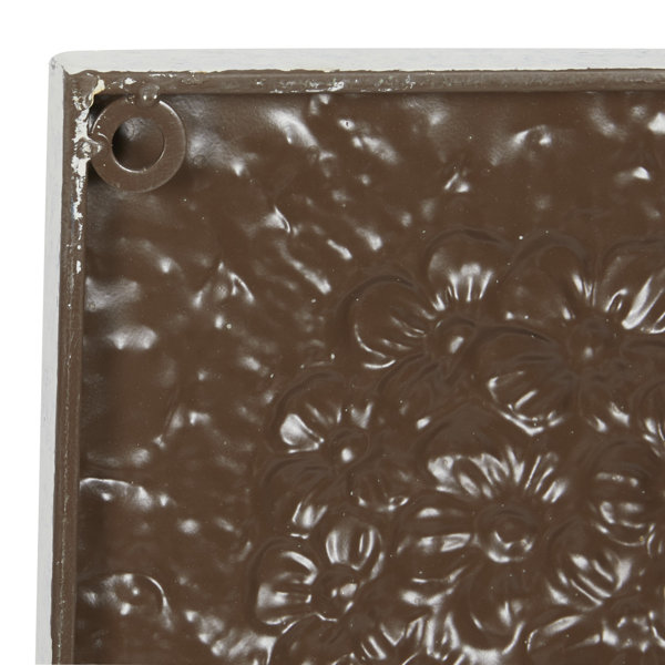 Dakota Fields Metal Relief Floral Home Wall Decor with Gold Detailing ...