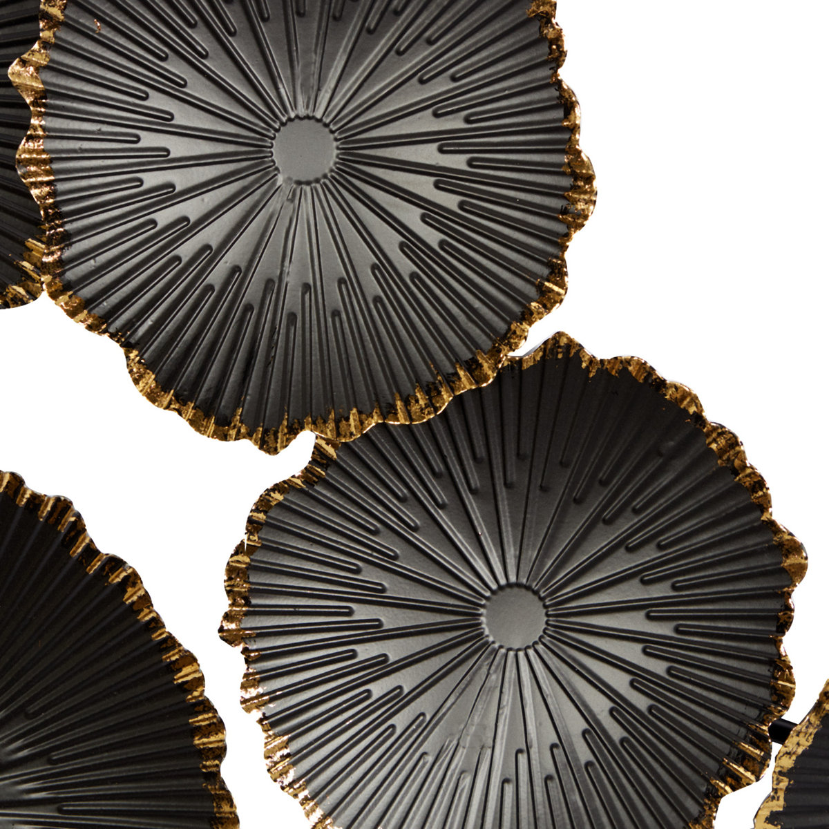 CosmoLiving by Cosmopolitan Cosmopolitan Black Metal Plate Home Wall ...