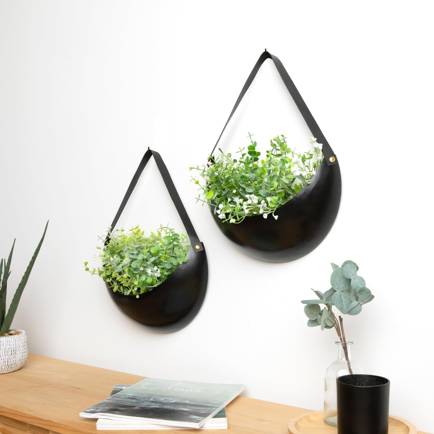 wall planters black