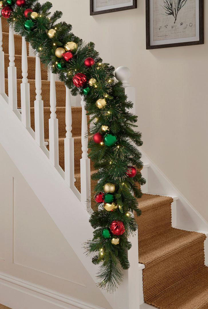 BOSK CHANTRY - 9ft Garland with 100 8 Function Lights | Wayfair.co.uk