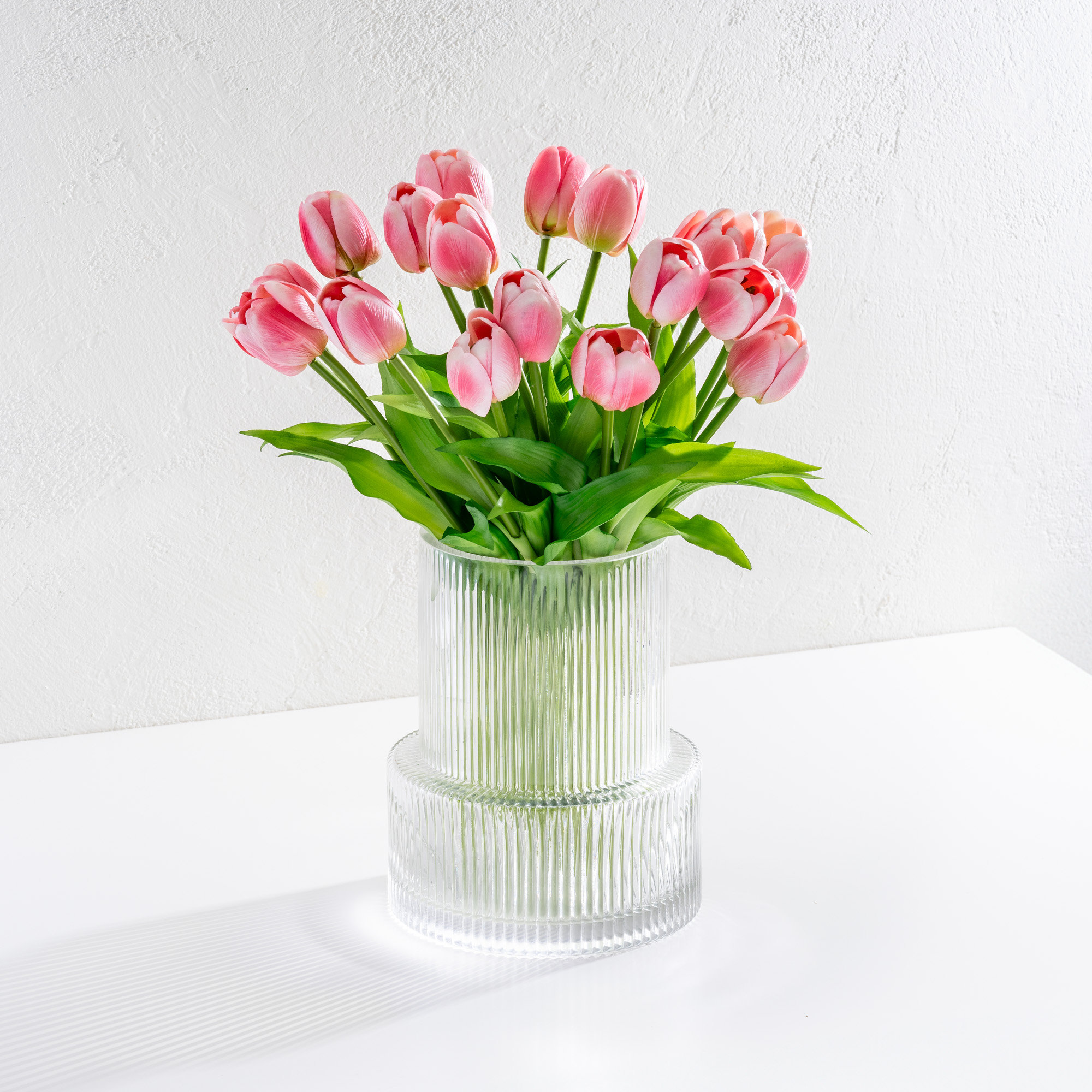 Laurel and Vine Radiant Blooms Elegant Glass Vase With 20 Pink ...