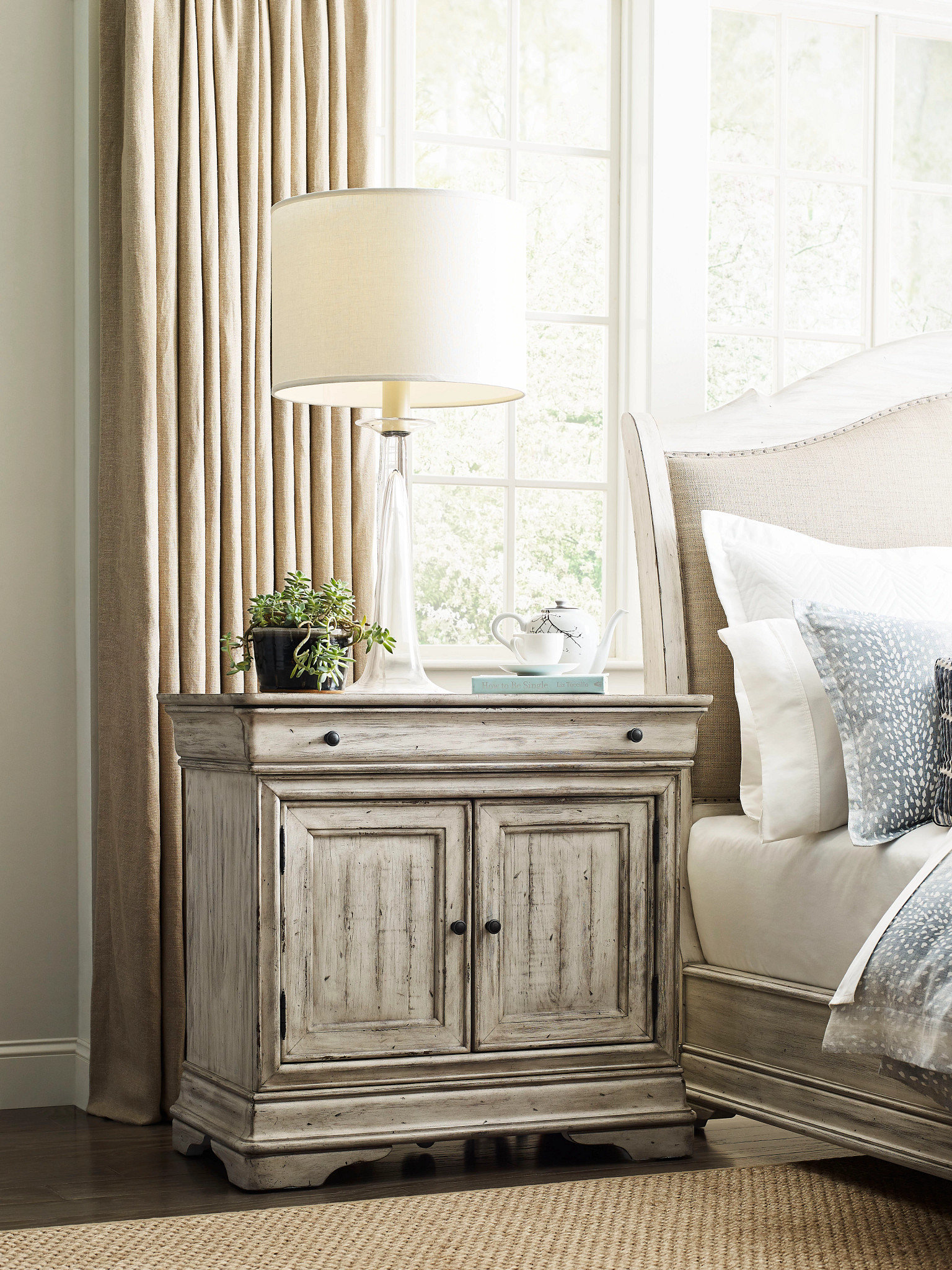 One Allium Way® Shaylene 1 - Drawer Solid Wood Bachelor's Chest in ...