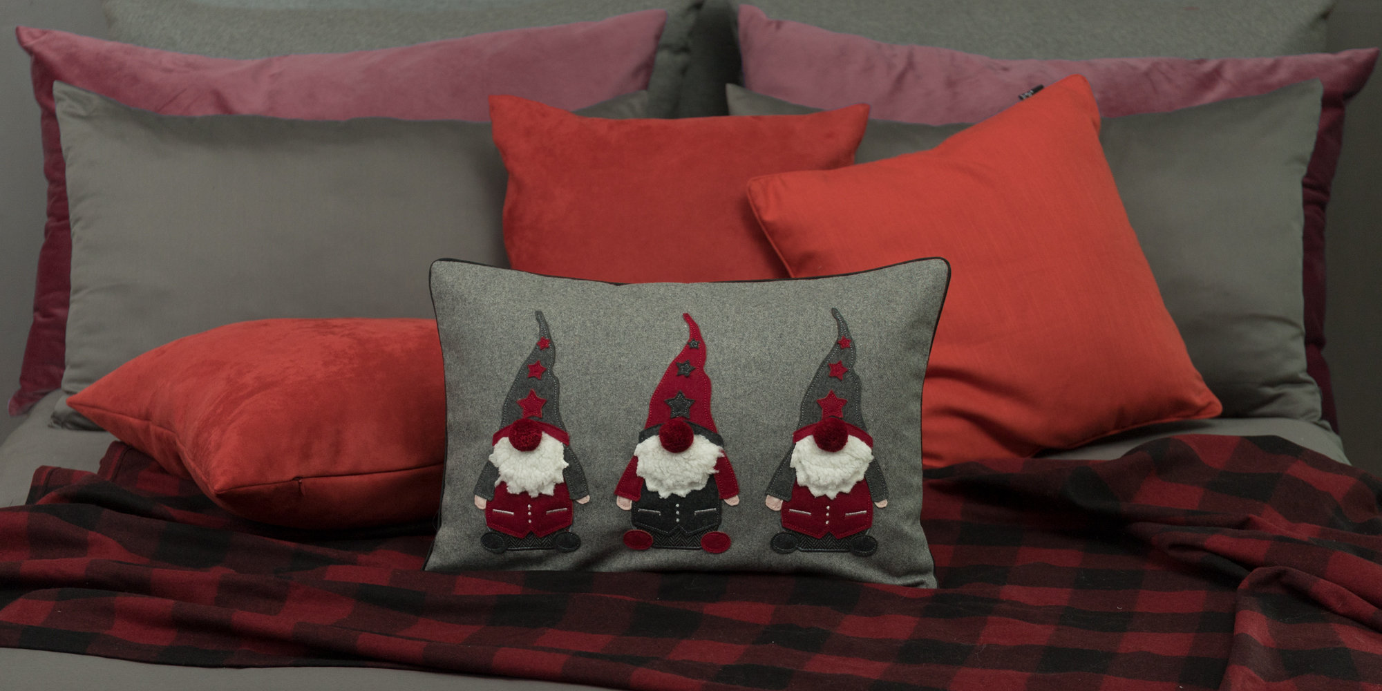 JWH Merry Christmas Throw Pillow Cases Decorative Xmas Santa Claus ...