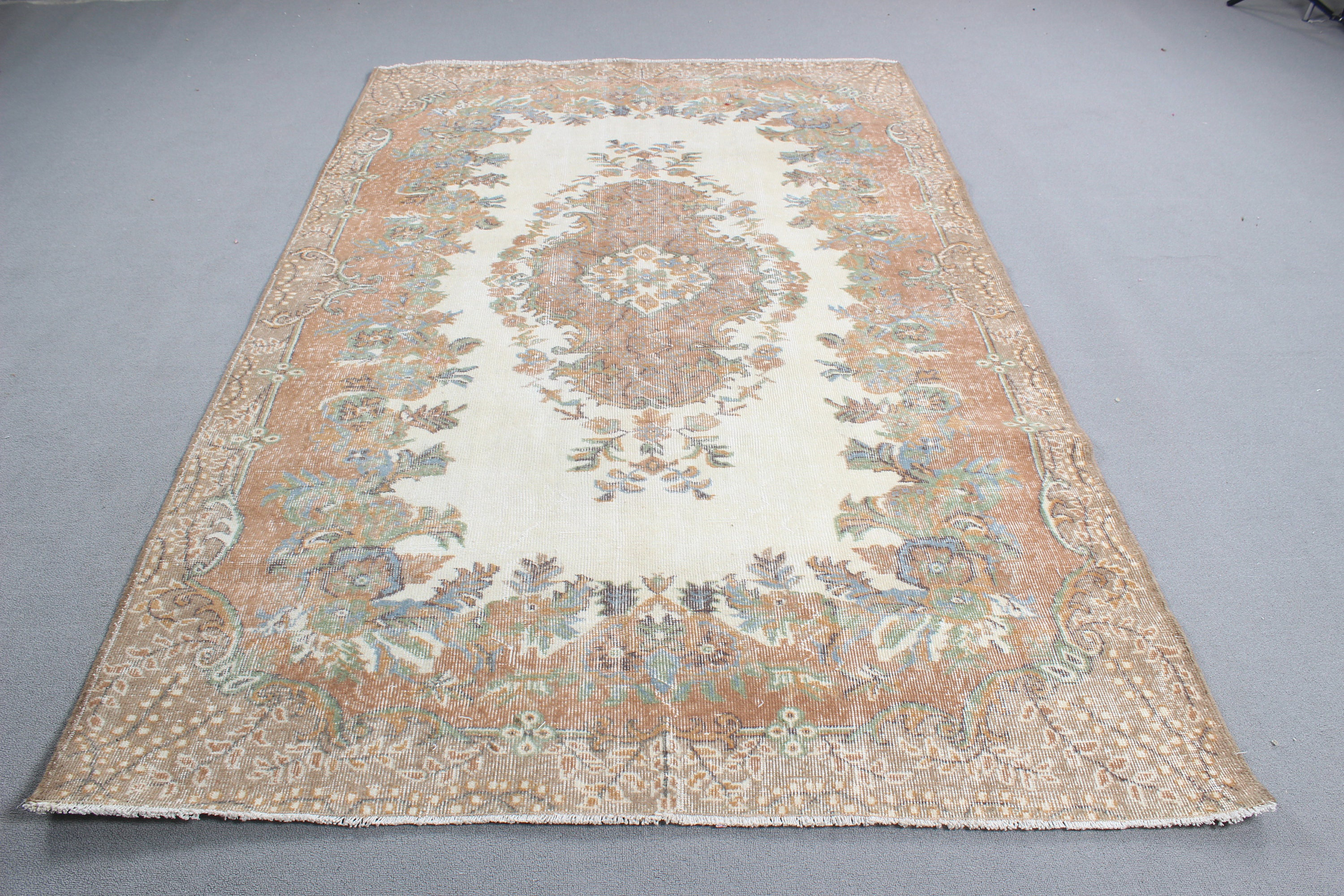 Bloomsbury Market Vintage Large Beige Turkish Rug Ideal For Bedroom Decor Or Other Large Spaces ...