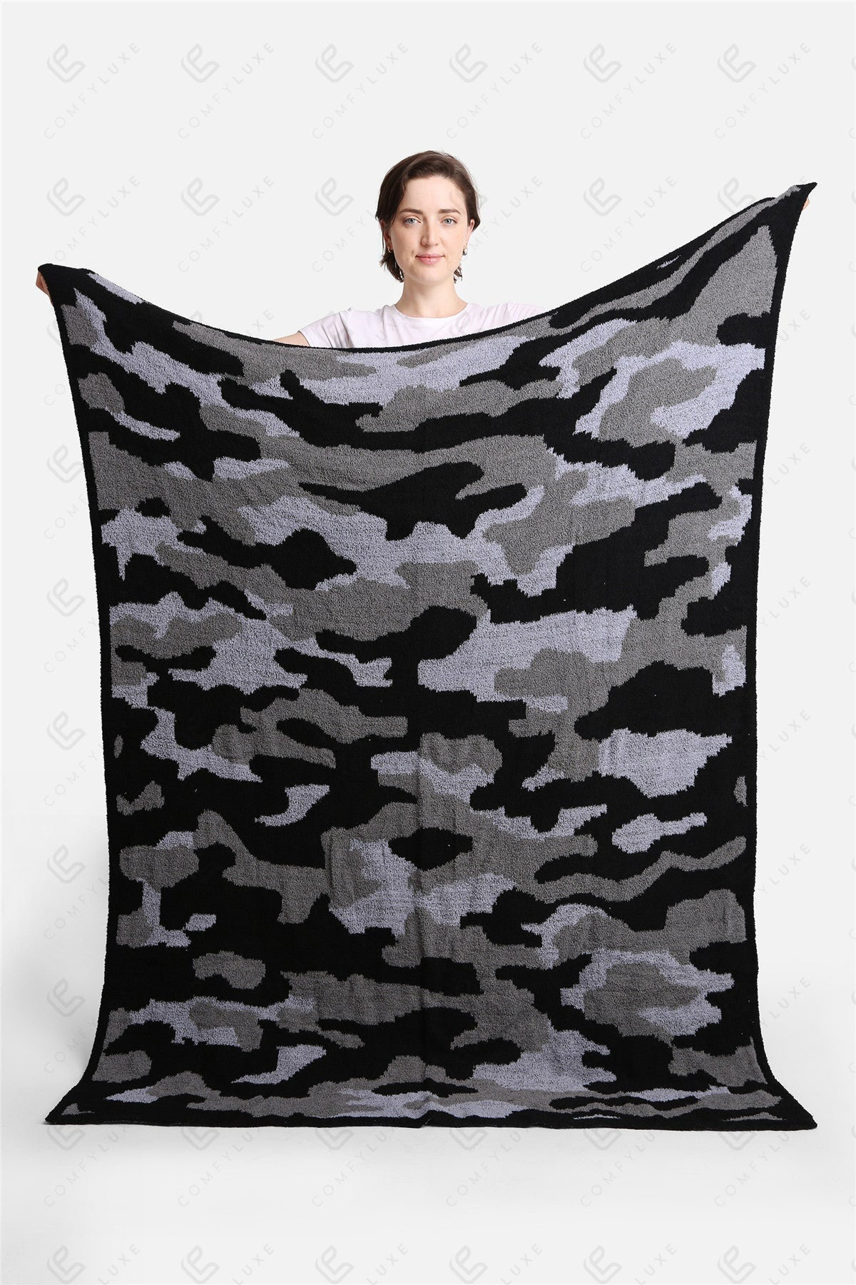 COMFYLUXE Polka Dot Pattern Luxury Soft Throw Blanket | Wayfair
