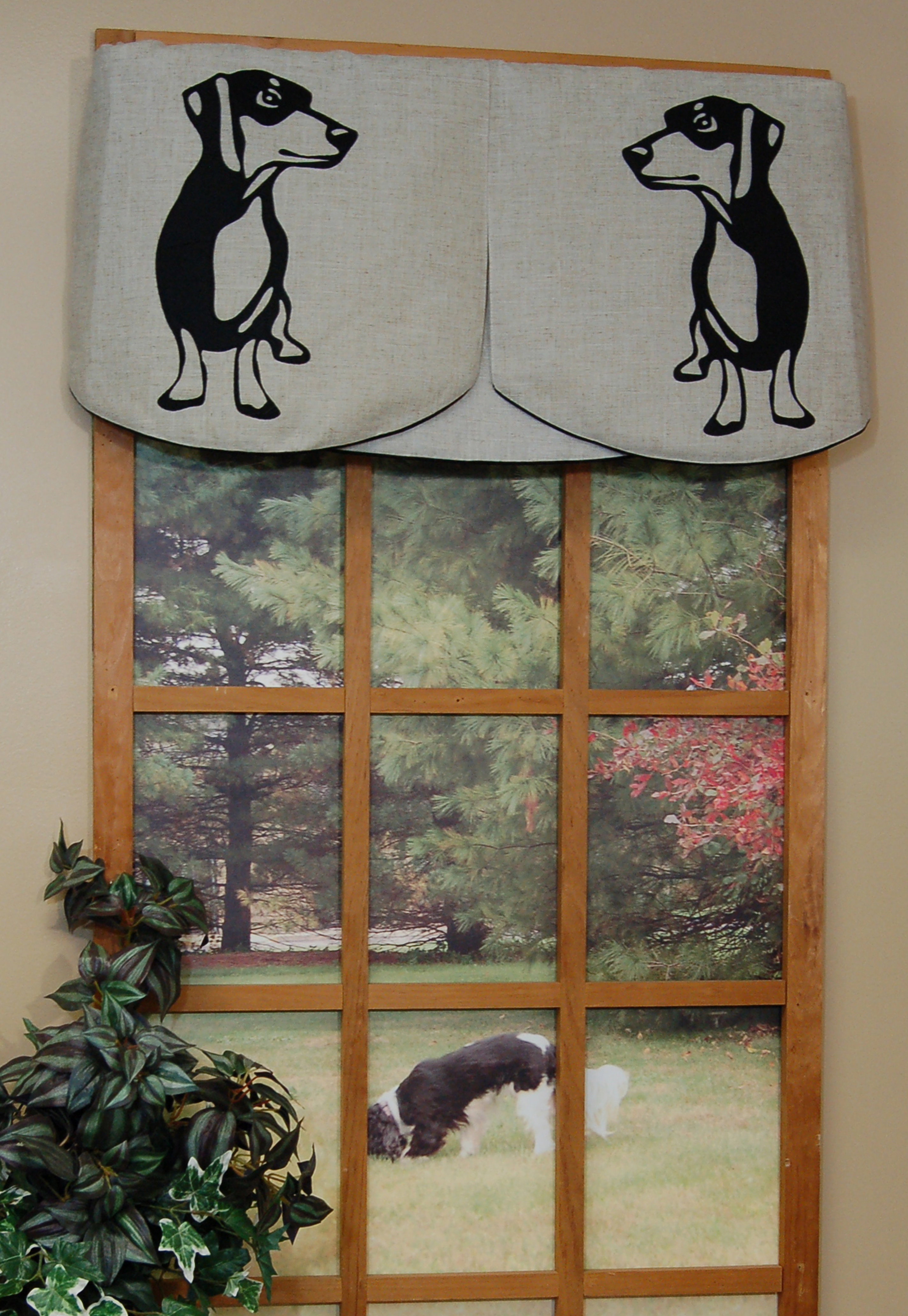 Tucker Murphy Pet™ Hershberger 3 Piece Dachshund Dog Valance Set ...
