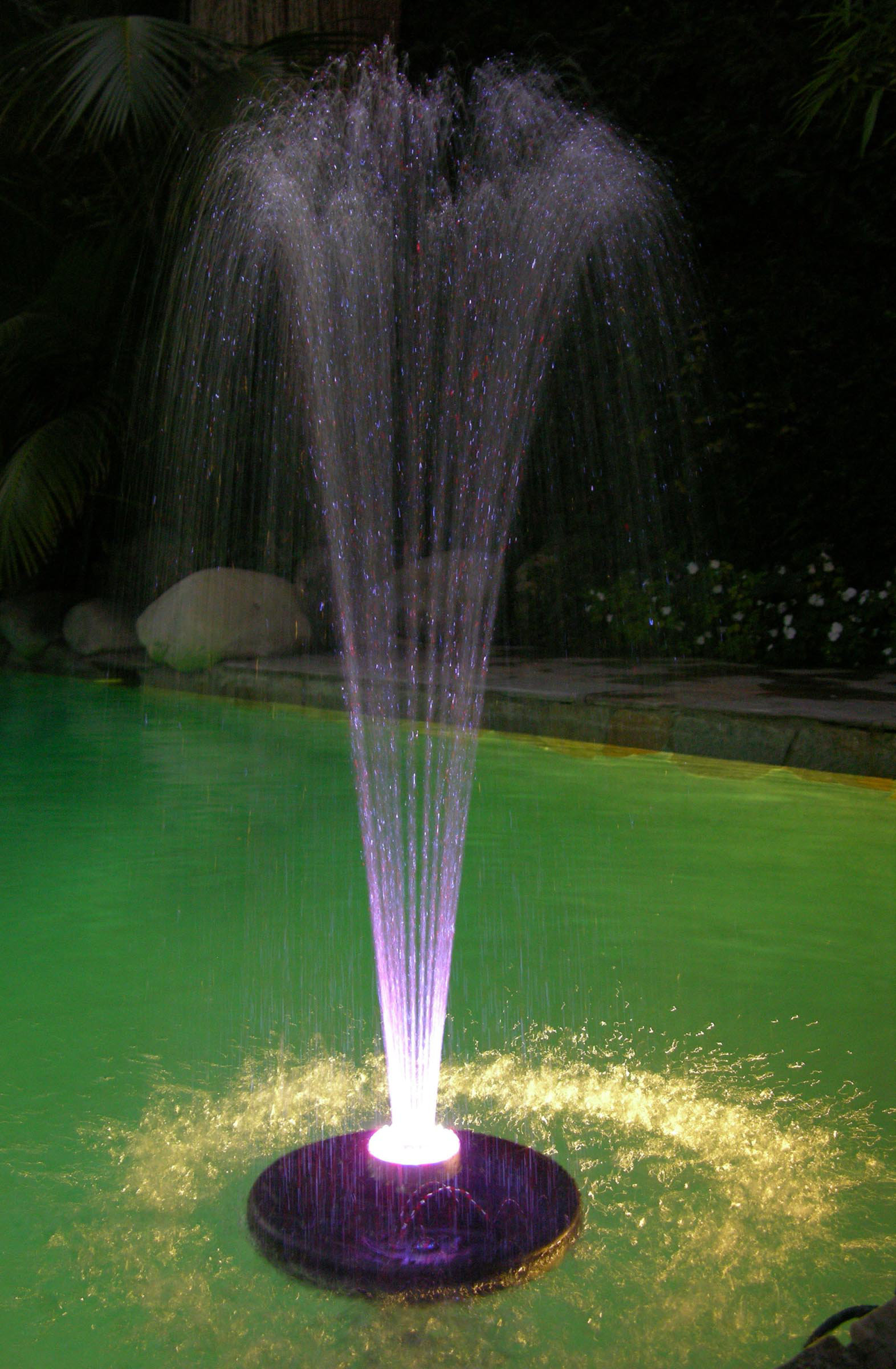 Arlmont & Co. Dutton Fibreglass 398 GPH Floating Spray Fountain with ...