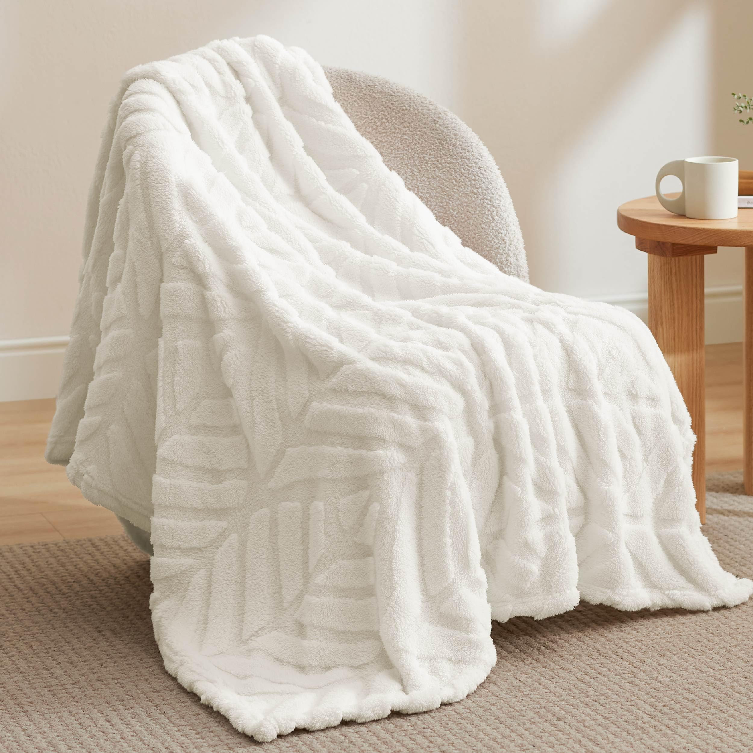 Bedsure Leaf Textured Plush Blanket | Wayfair