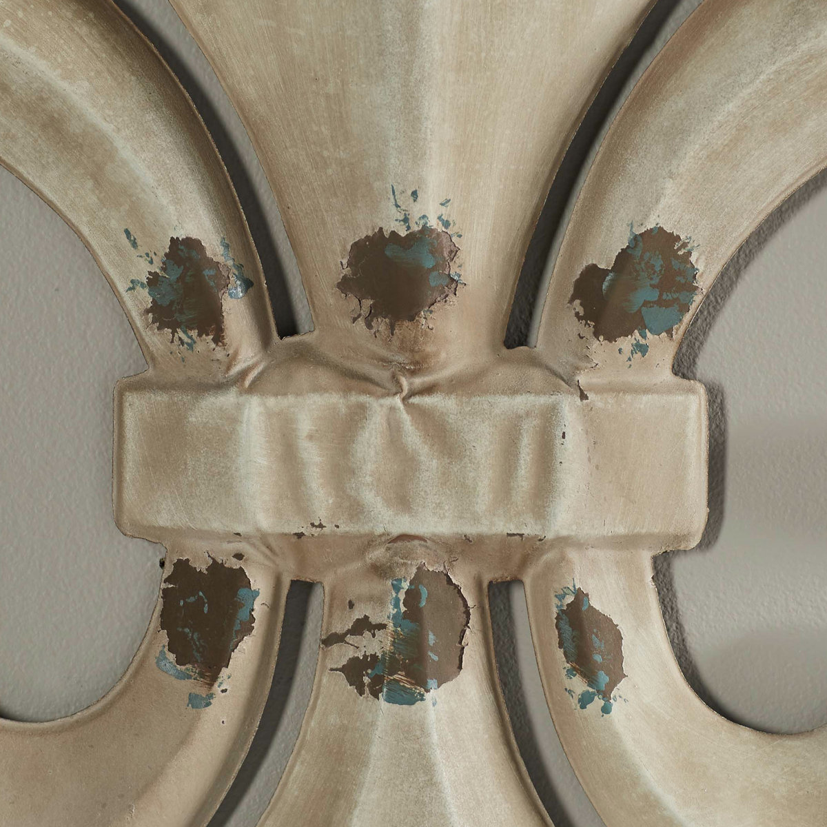 Ophelia & Co. Metal Fleur De Lis White Wall Decor with Blue and Brown ...