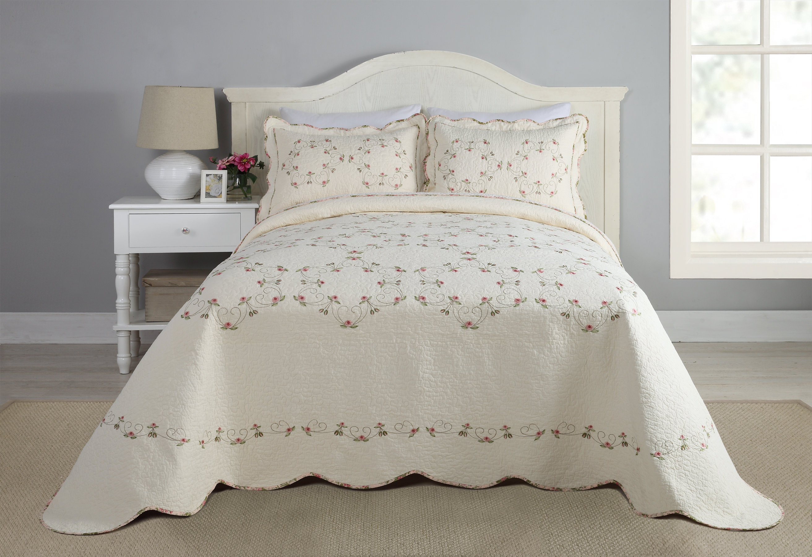 Modern Heirloom Felisa Embroidered Single Bedspread/Coverlet & Reviews ...