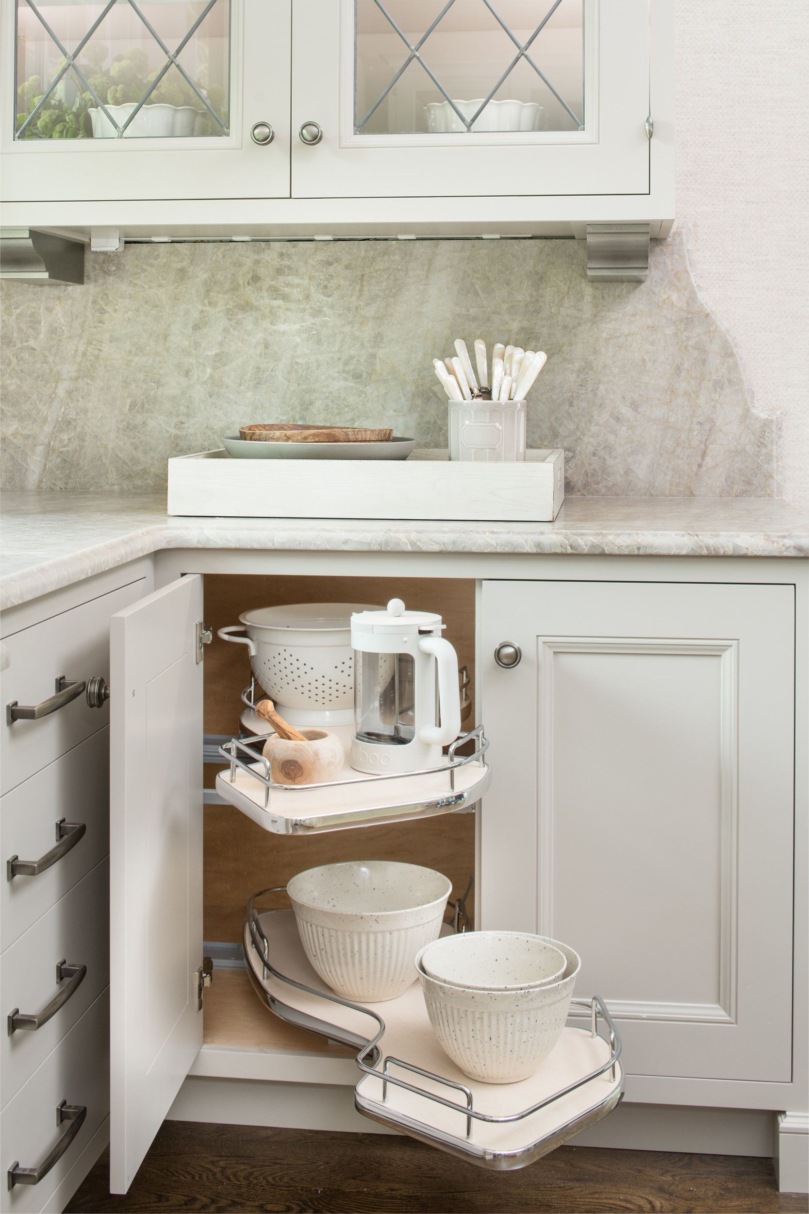 Rev-A-Shelf Contemporary Cloud 2-Shelf Blind Corner Organizer for Blind ...