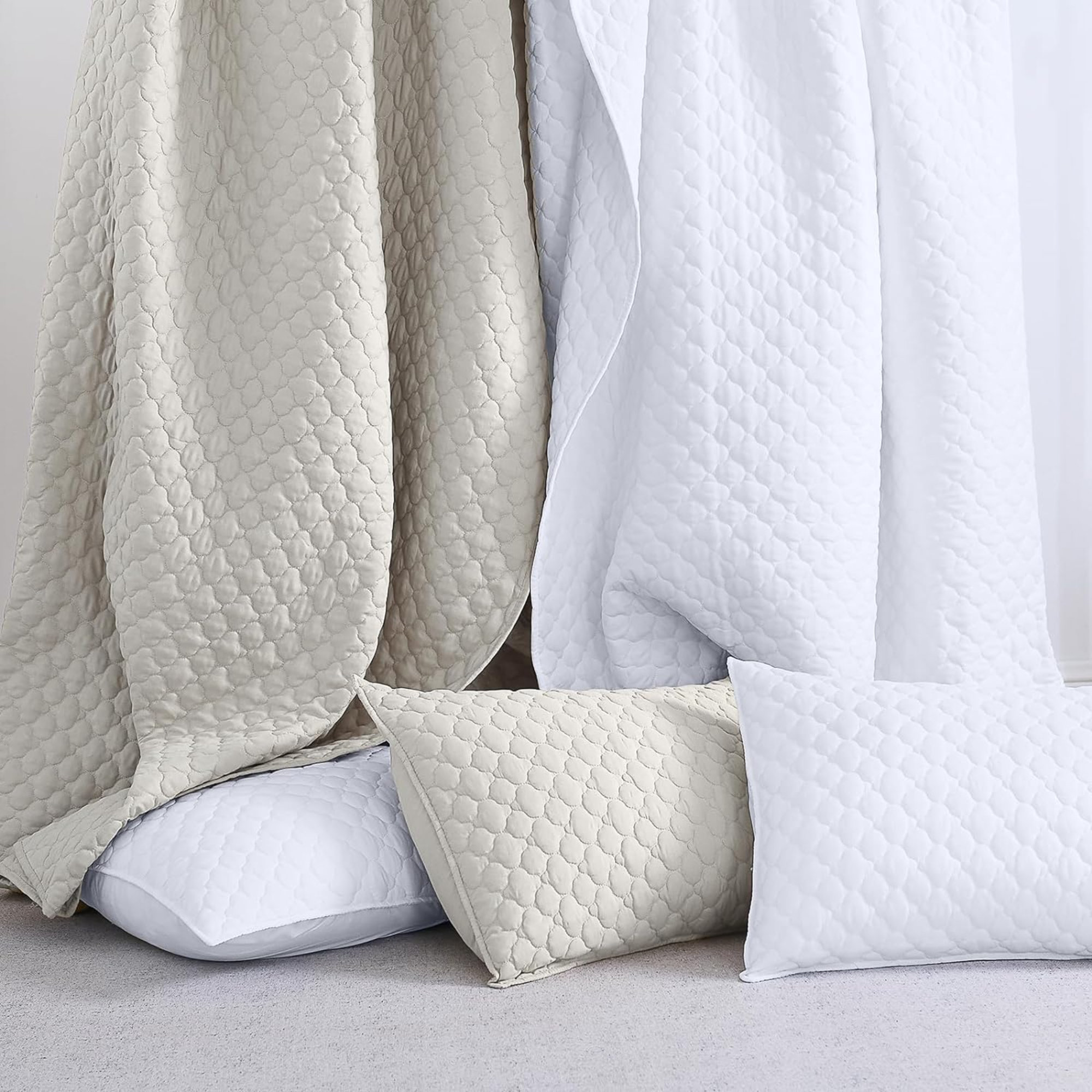 ToccoLeggero Quilt Set Queen Size, Bedspread With Clouds Pattern, Soft ...