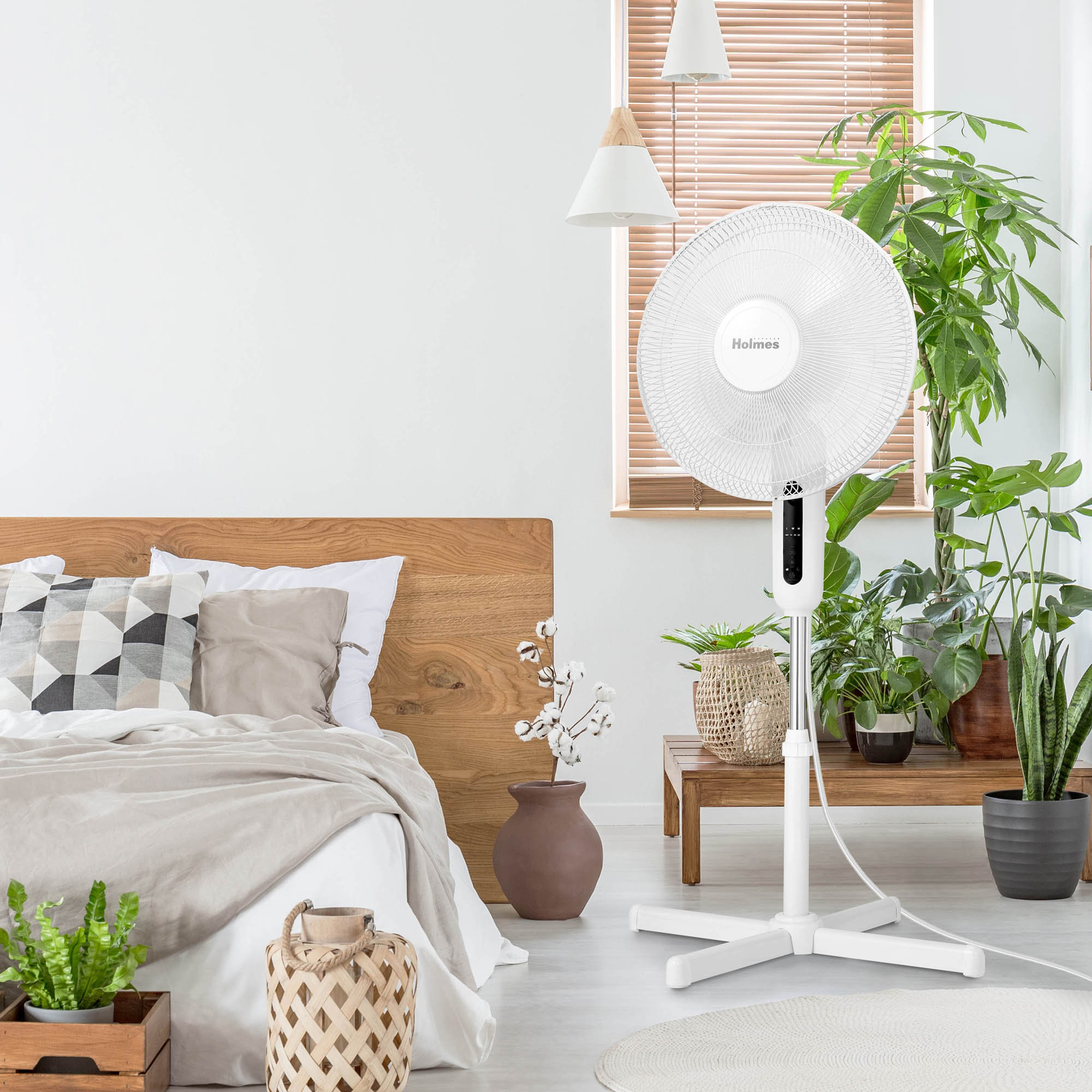 Holmes 16" Oscillating Digital Stand Fan with Capacitive Touch, 3 ...