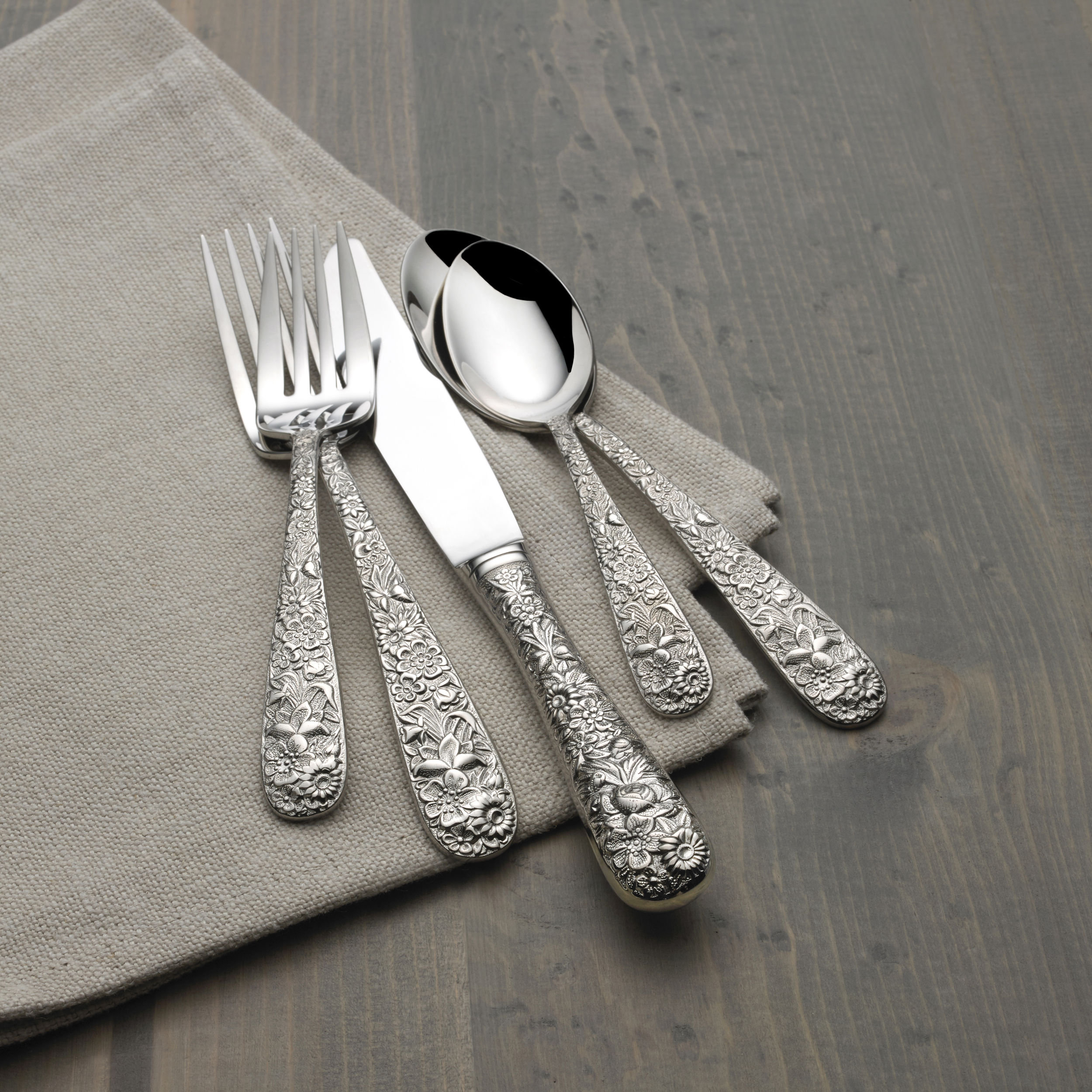 Towle Silversmiths Contessina 20 Piece 18/10 Stainless Steel Flatware ...