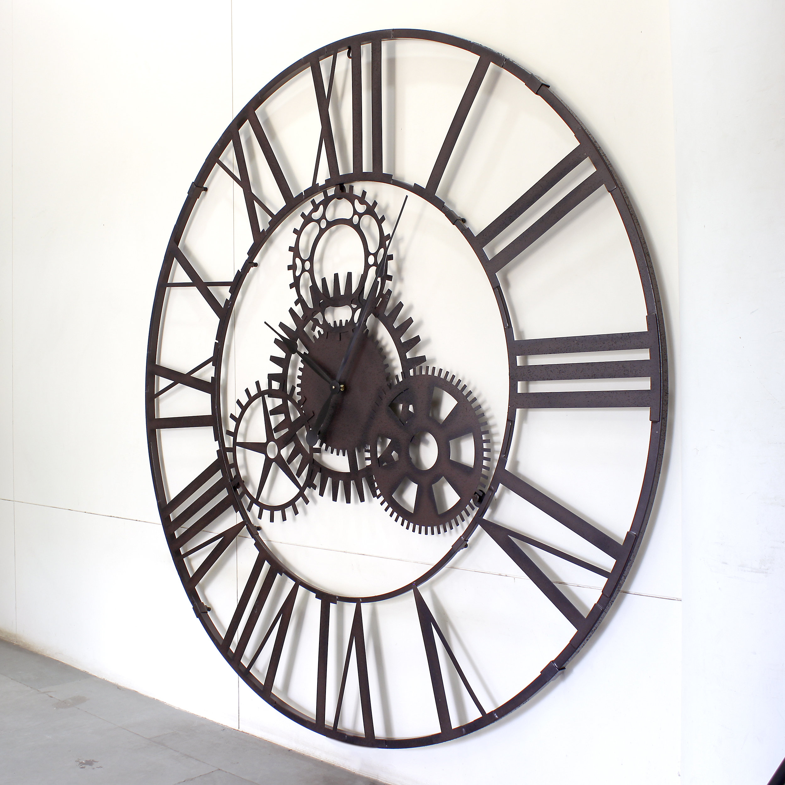 Decorlives 60 Inch Rust Grey Finish Metal Clock Roman Gear Design Large ...