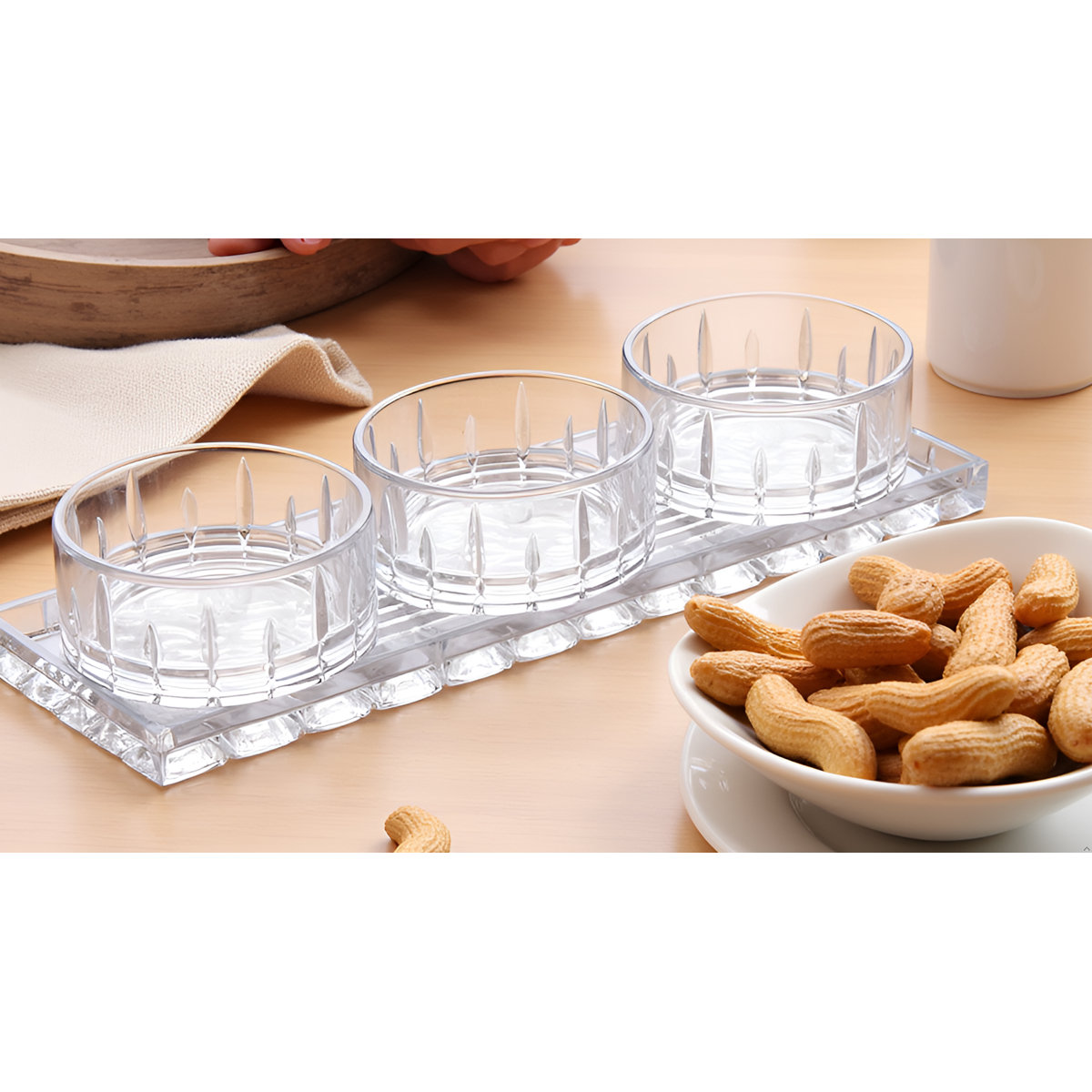 Lorren Home Trends Crystal Clear Glass Serving Set With 4 Bowls And ...