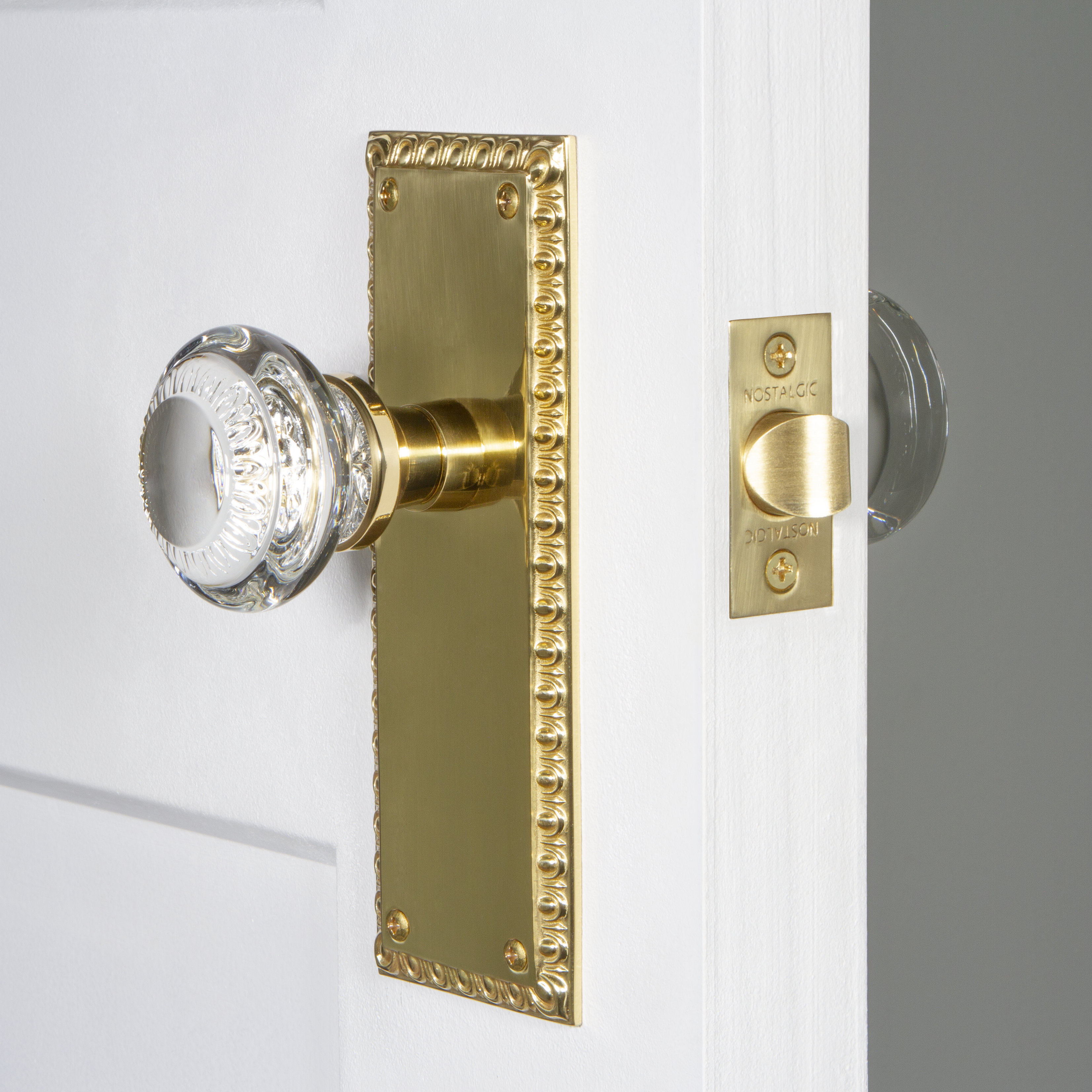 Nostalgic Warehouse Neoclassical Plate Privacy (Bed & Bath) with ...