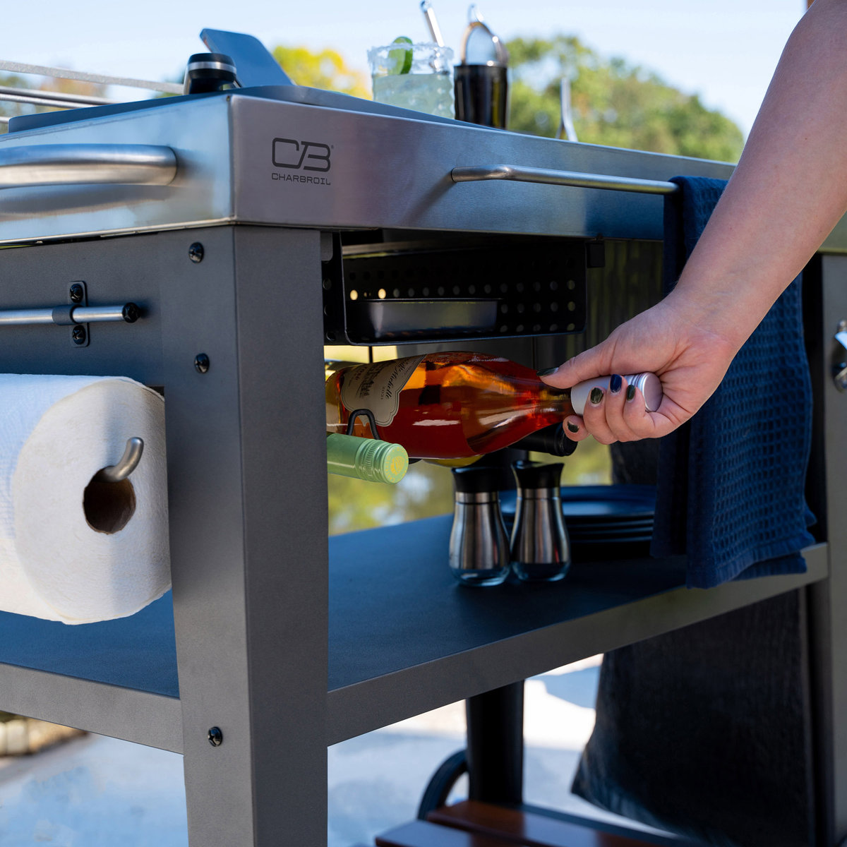 Charbroil Entertainer Deluxe Indoor/Outdoor Grilling & Bar Cart ...