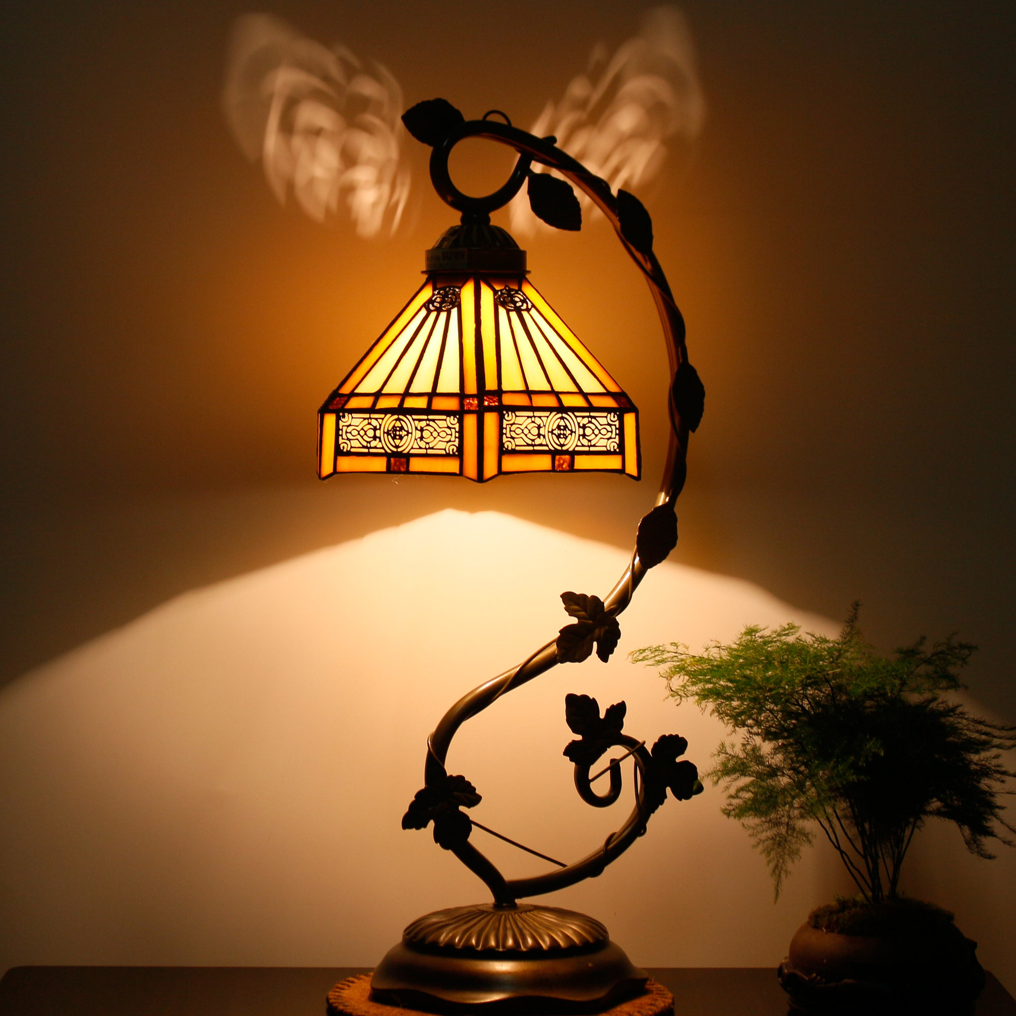 World Menagerie Tiffany Lamp Yellow Hexagon Stained Glass Mission Style ...
