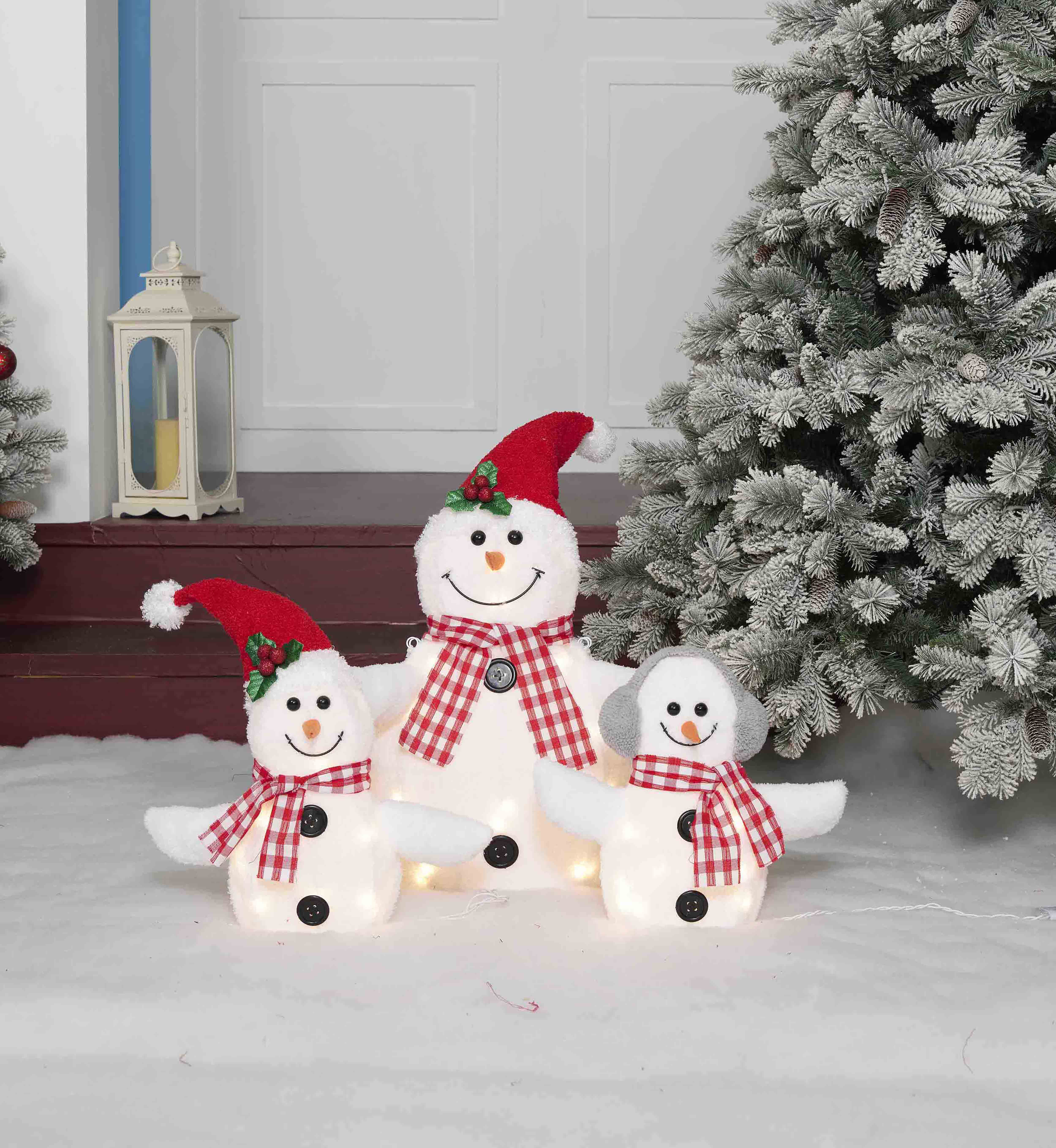 The Holiday Aisle® Plush Snowman Lighted Display - Wayfair Canada