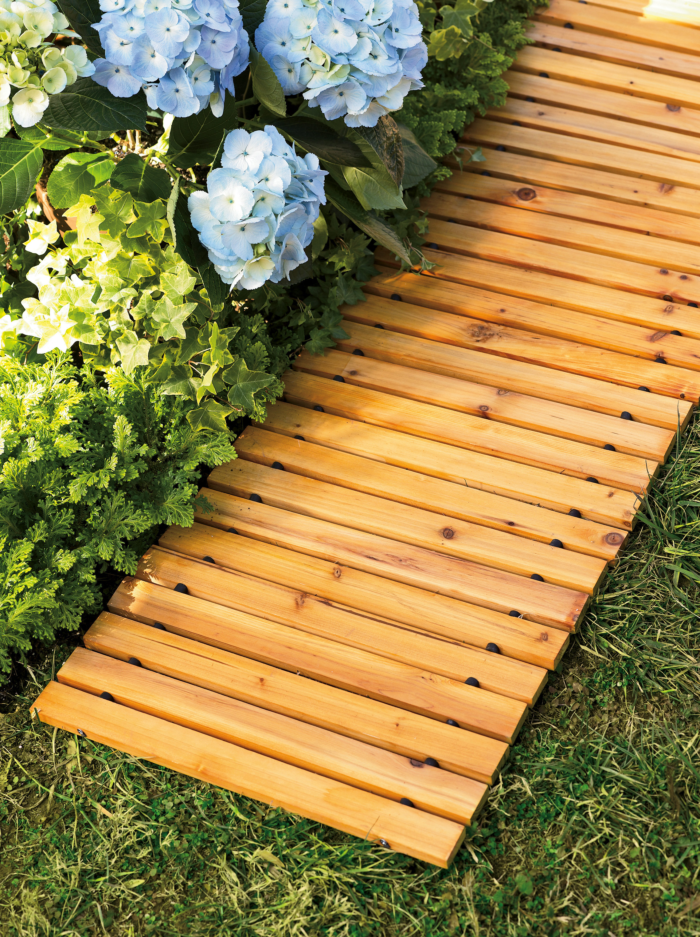Freeport Park® Henslee 6' Roll-Out Straight Wooden Pathway & Reviews ...