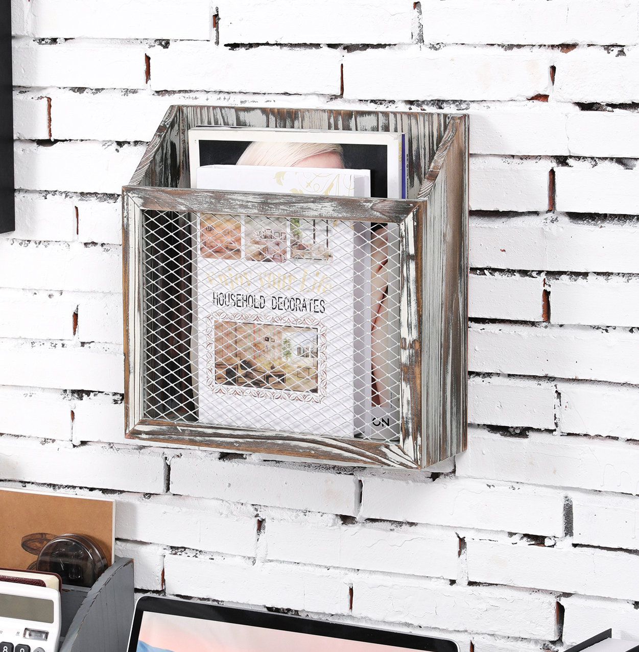 Dakota Fields Rustic Wood and Chicken Wire Wall Mounted Magazine Rack ...