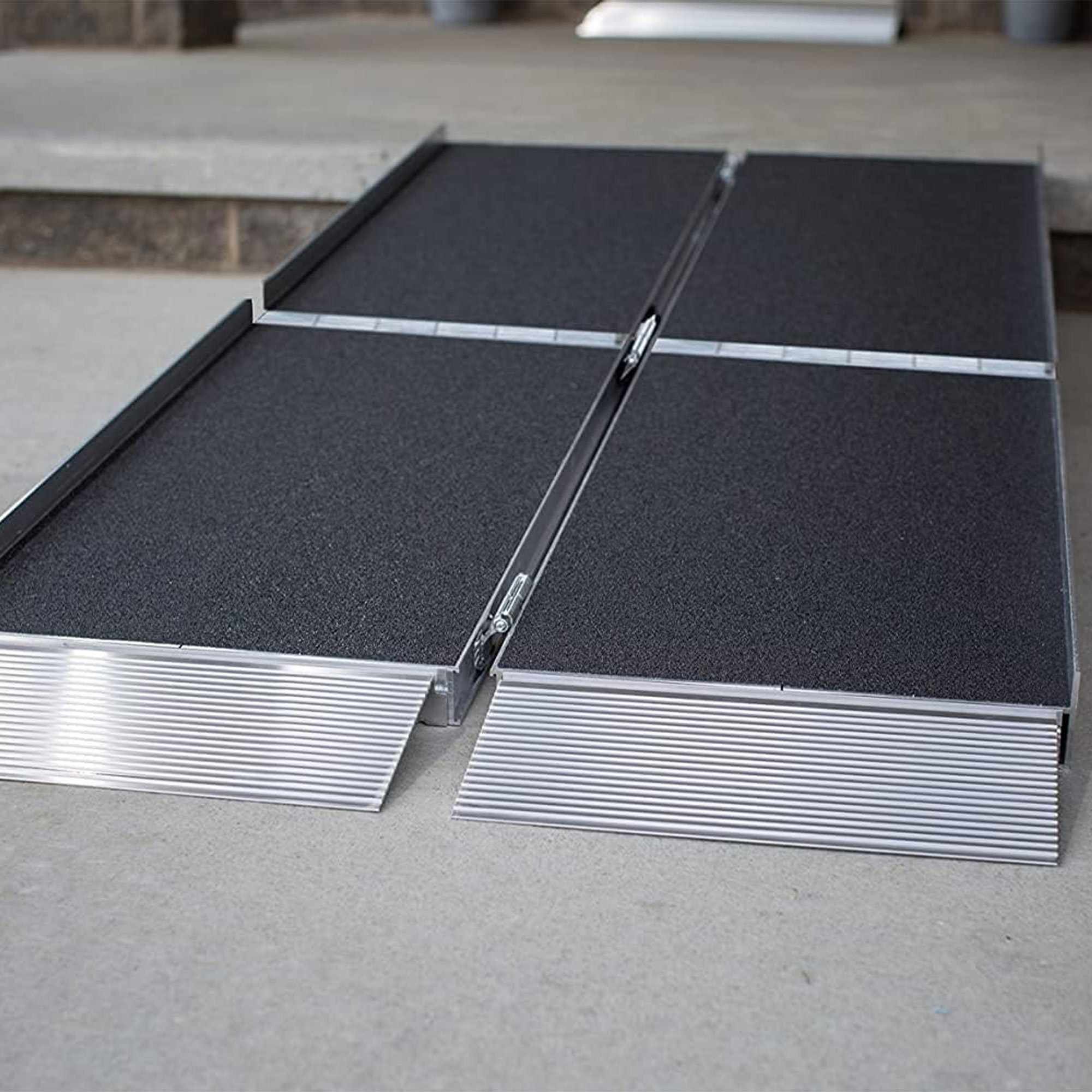 EZ-ACCESS SUITCASE TRIFOLD Portable Ramp with Surface That Resists ...