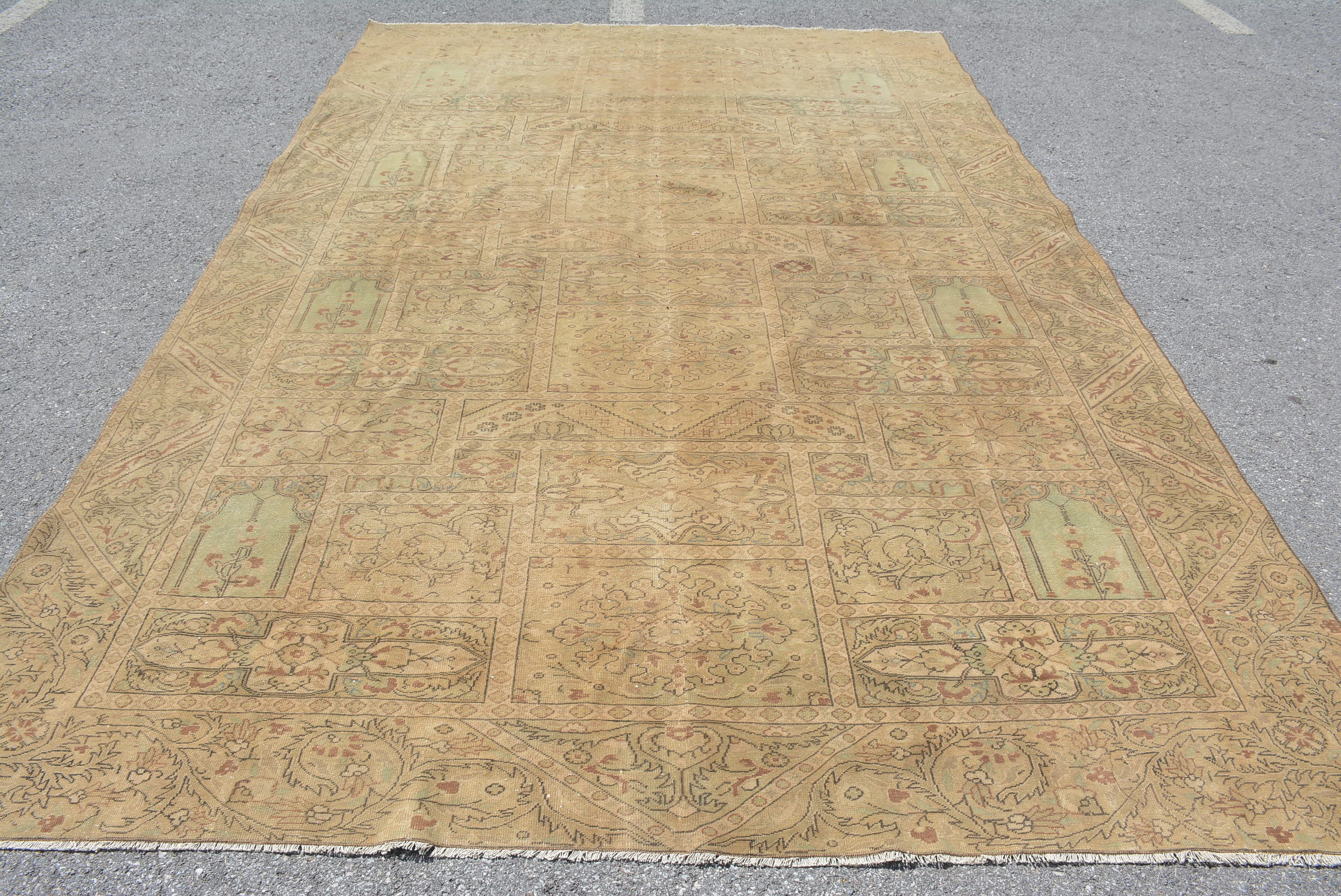 Isabelline Green Wool Rug, Luxury Rug, Saloon Rugs, Statement Rugs ...