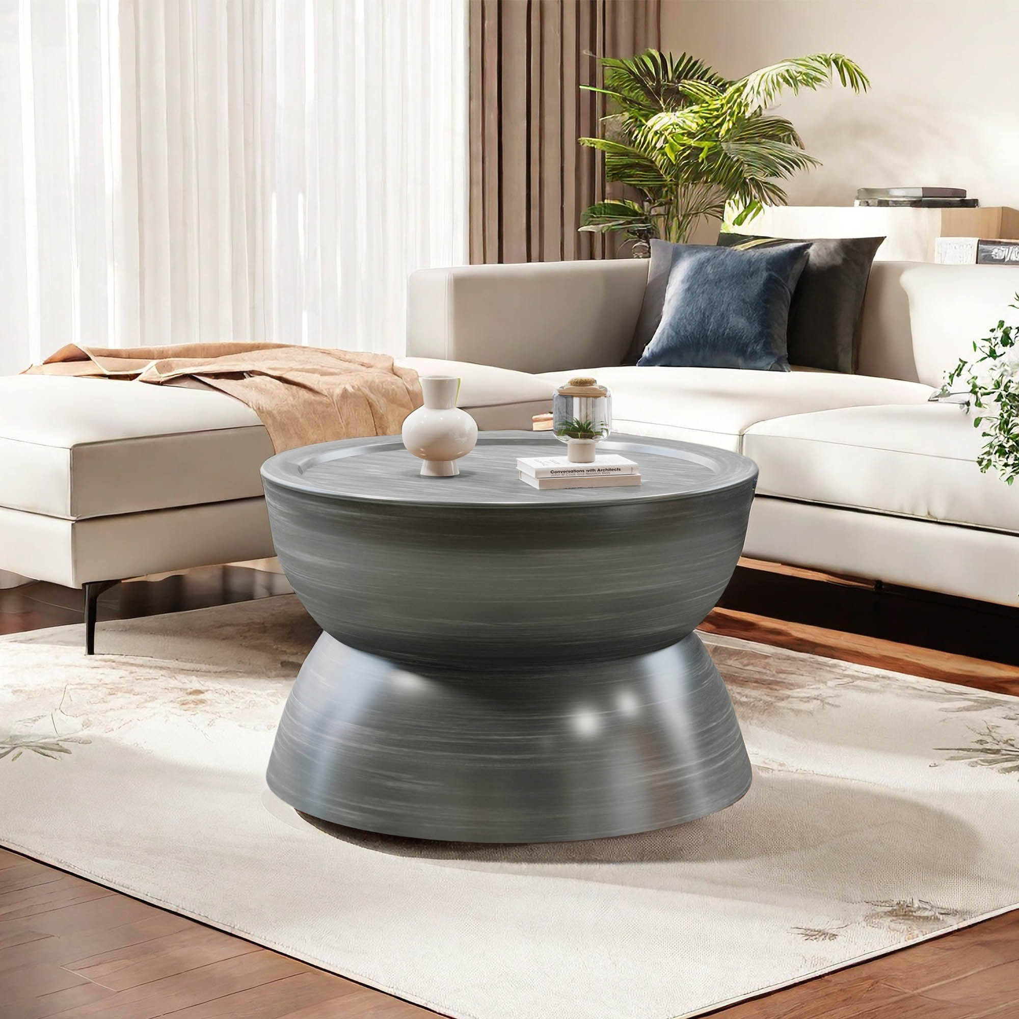 Hokku Designs Petite table basse ronde martelée Moguel, tables basses ...