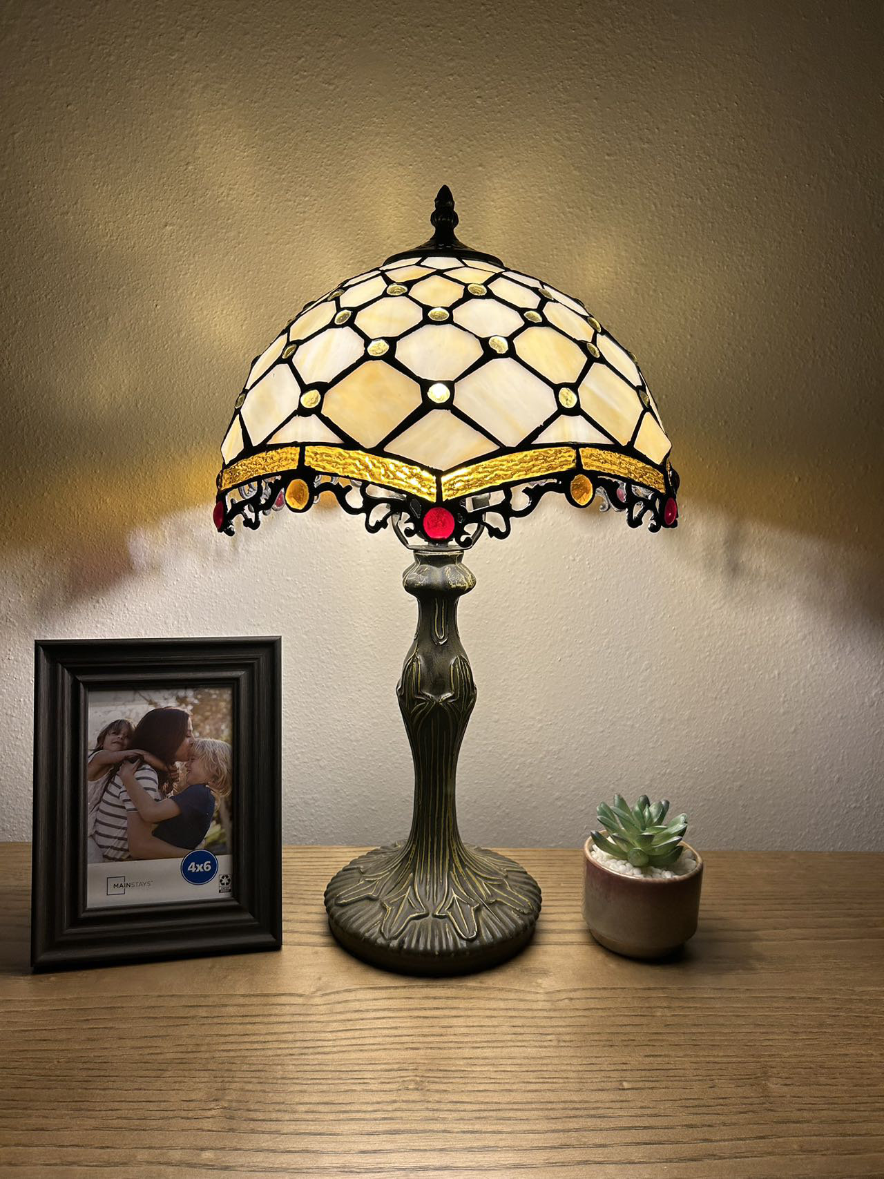 Bloomsbury Market Bloomsbury Tiffany Table Lamp Beige Stained Glass ...