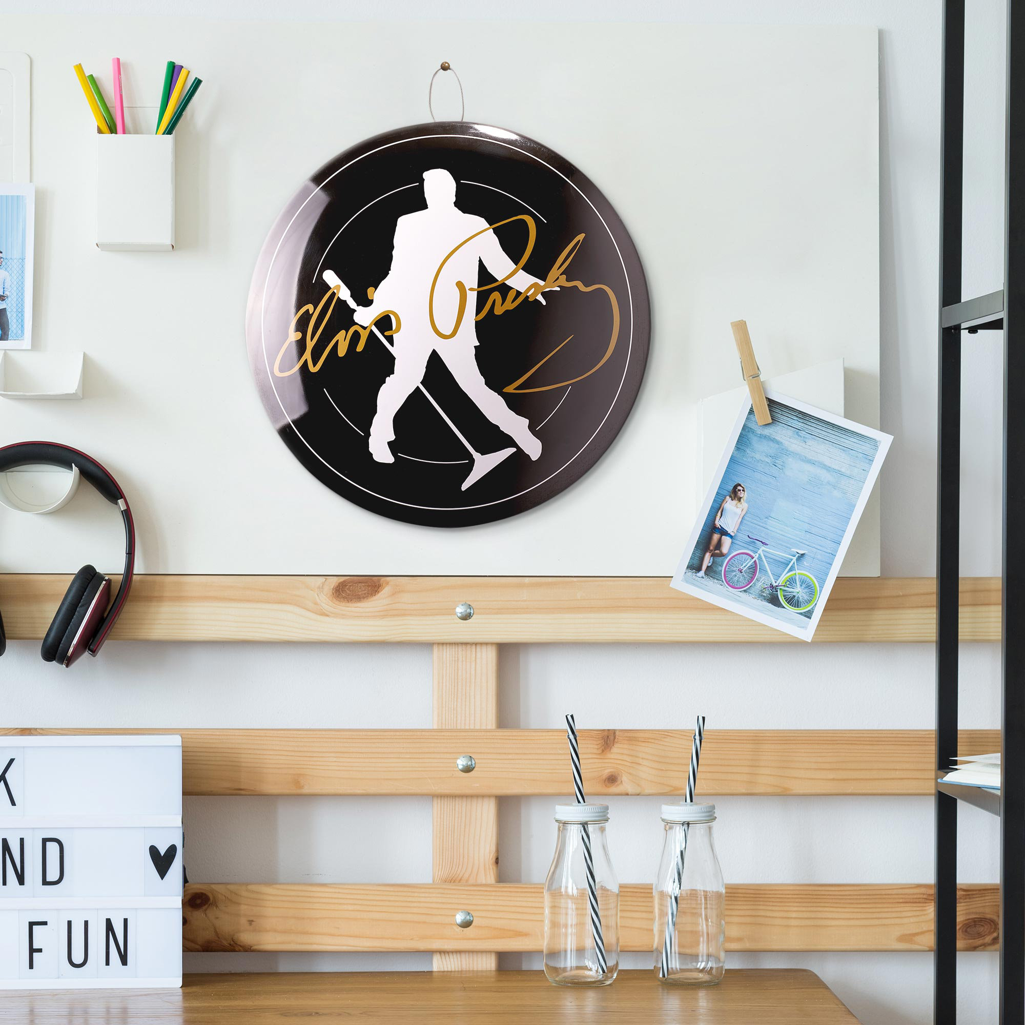 American Art Decor Mancave Round Signature Silhouette Dome Wall Décor ...