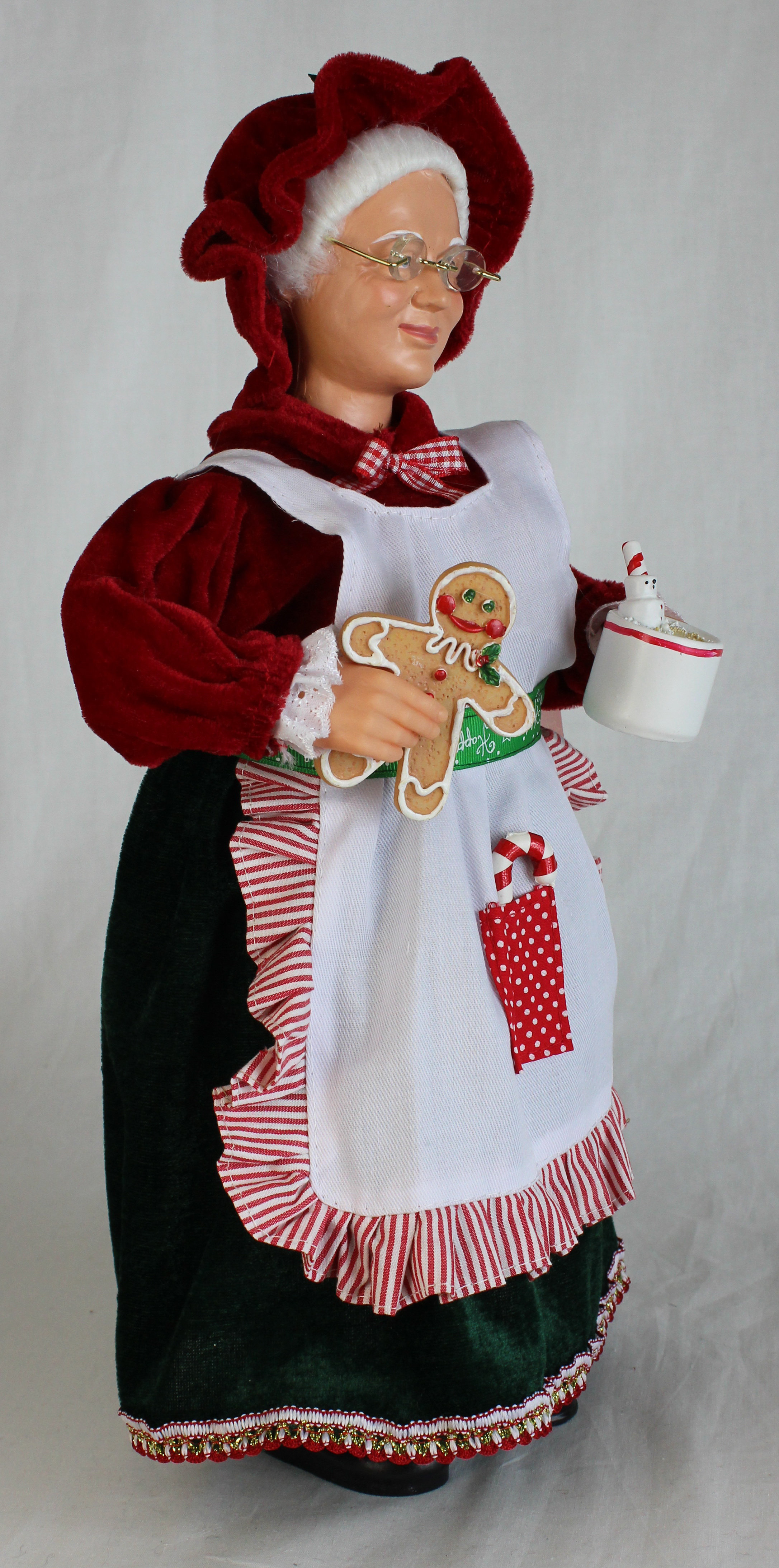 Windy Hill Collection Mrs. Claus Figurine | Wayfair