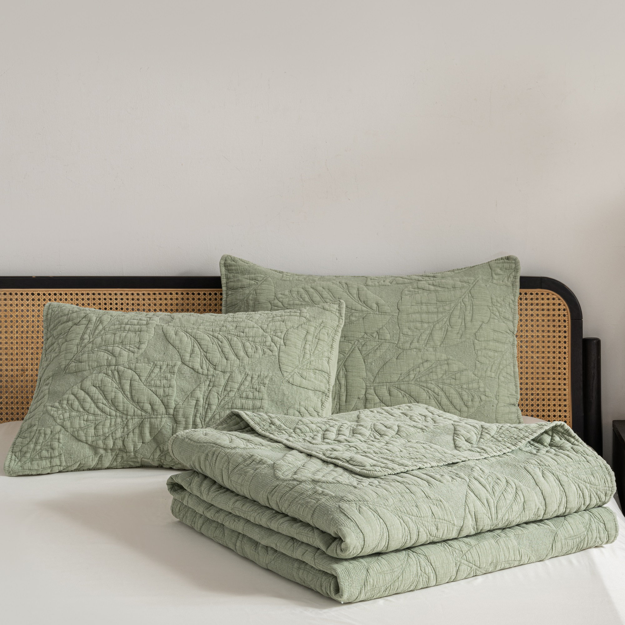 MeadowPark 3 Piece Stonewashed Cotton Leaf Bedspread Reversible Quilt ...