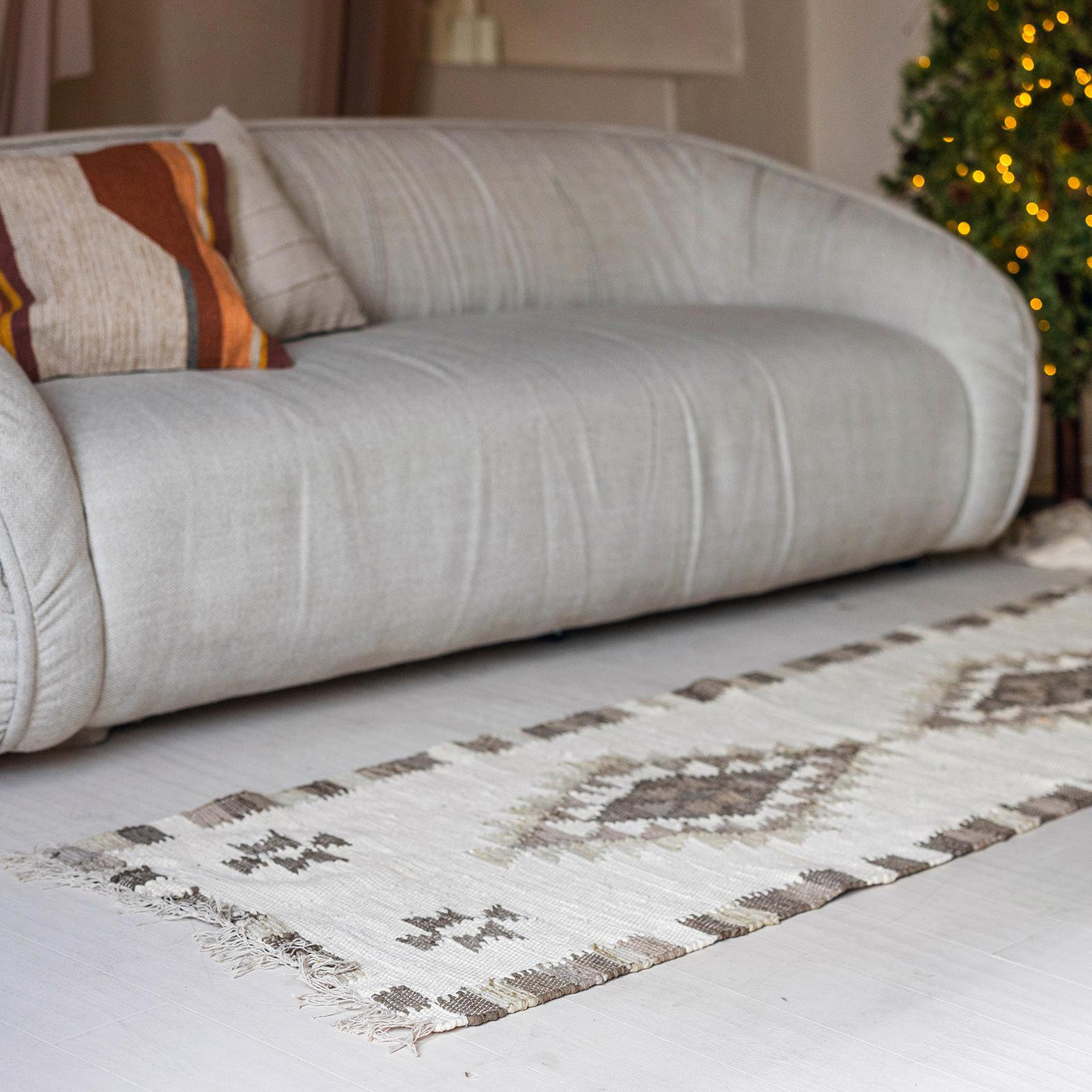 Dakota Fields Textured With Diamonds, Checked Edges And Fringe Rug ...