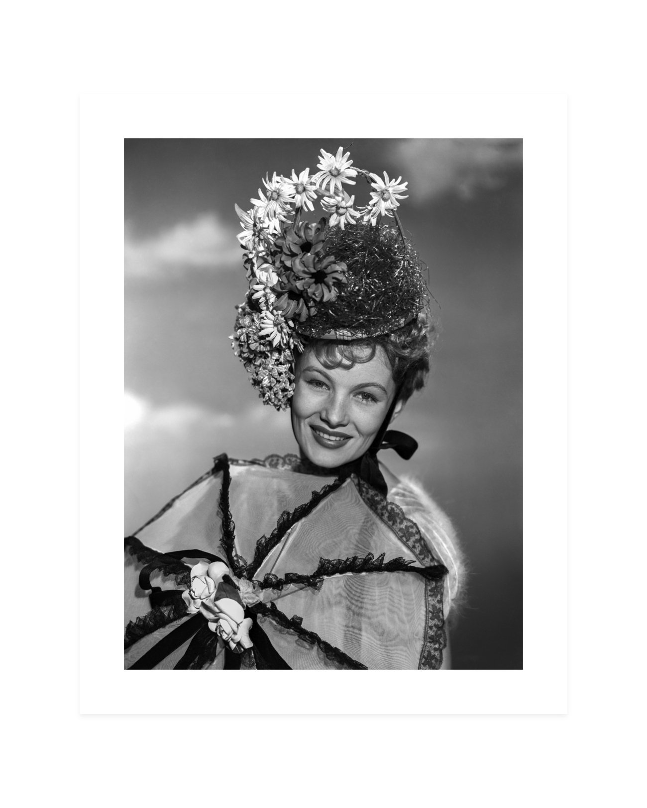 Globe Photos Entertainment & Media Portrait of Smiling Veronica Lake ...