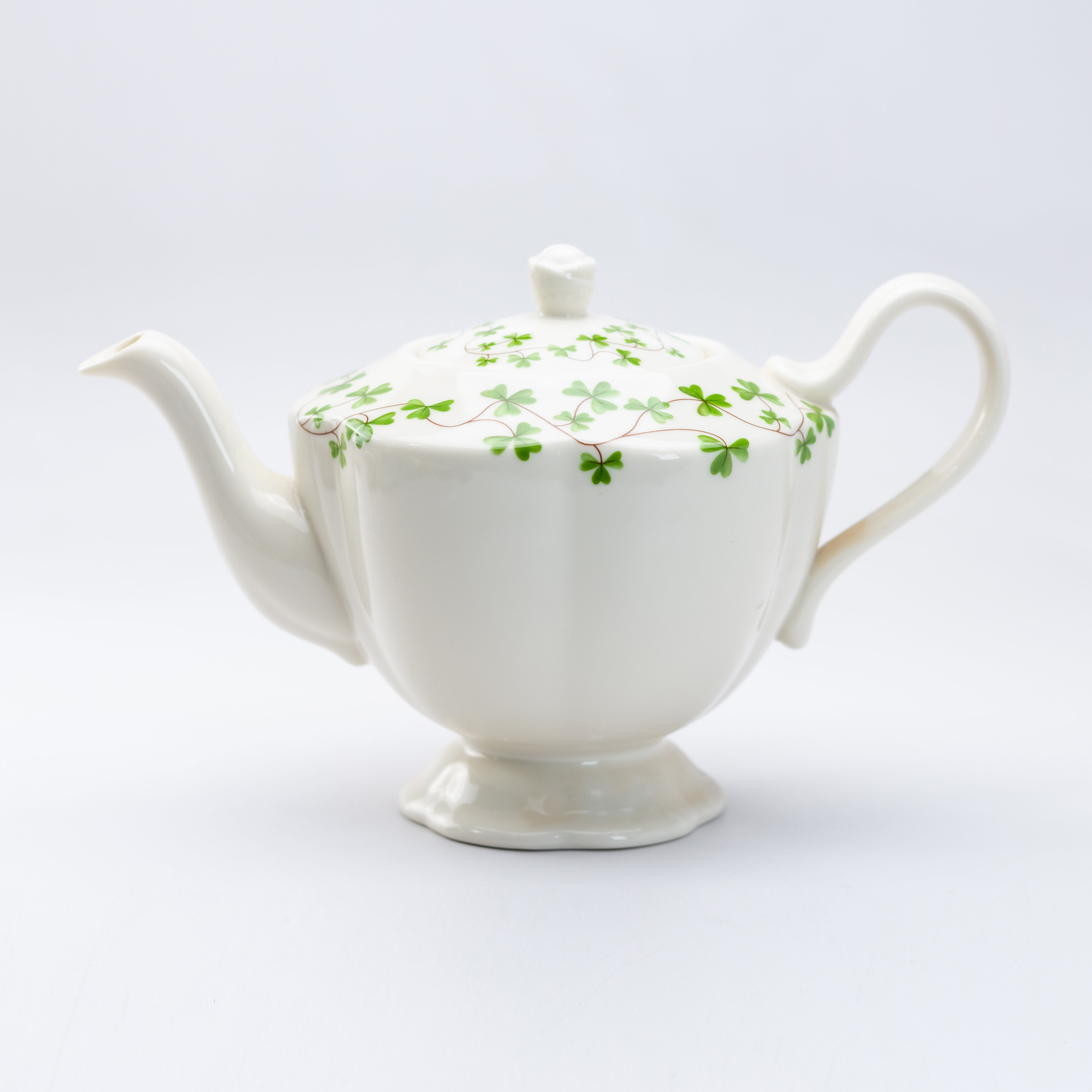 Grace's Tea Ware Clover Vine 32 -oz Porcelain Teapot & Reviews | Wayfair
